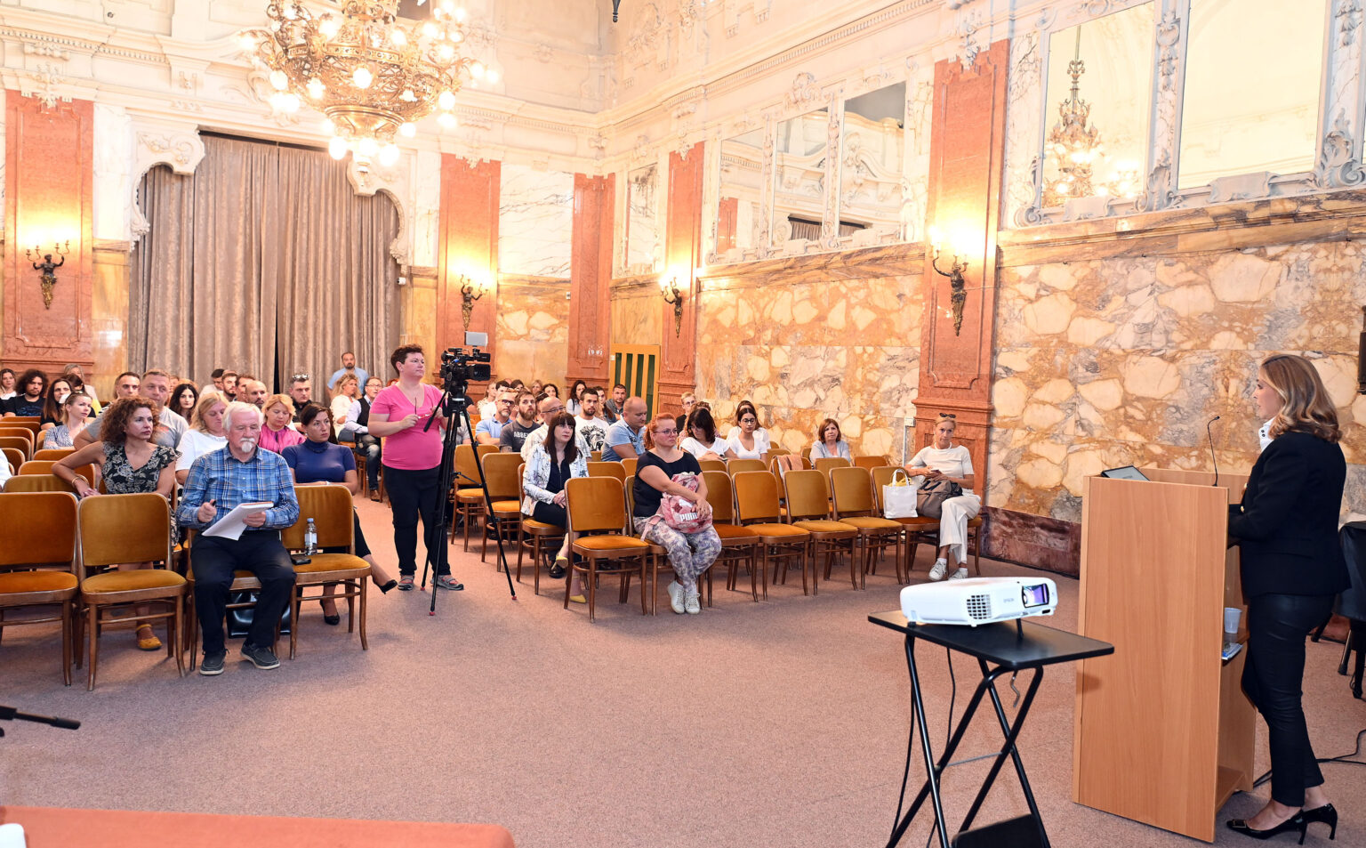 Pročelnica Alessandra Ban otkriva nove mjere potpore poduzetnicima ...