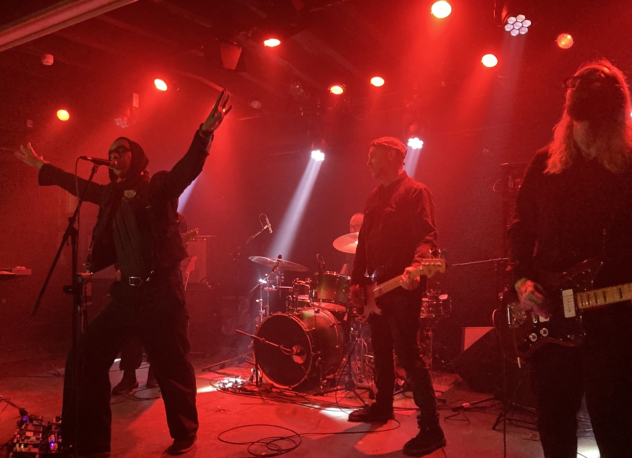 Darkeri She Wants Revenge su možda "zaboravili" snimati albume, ali ...