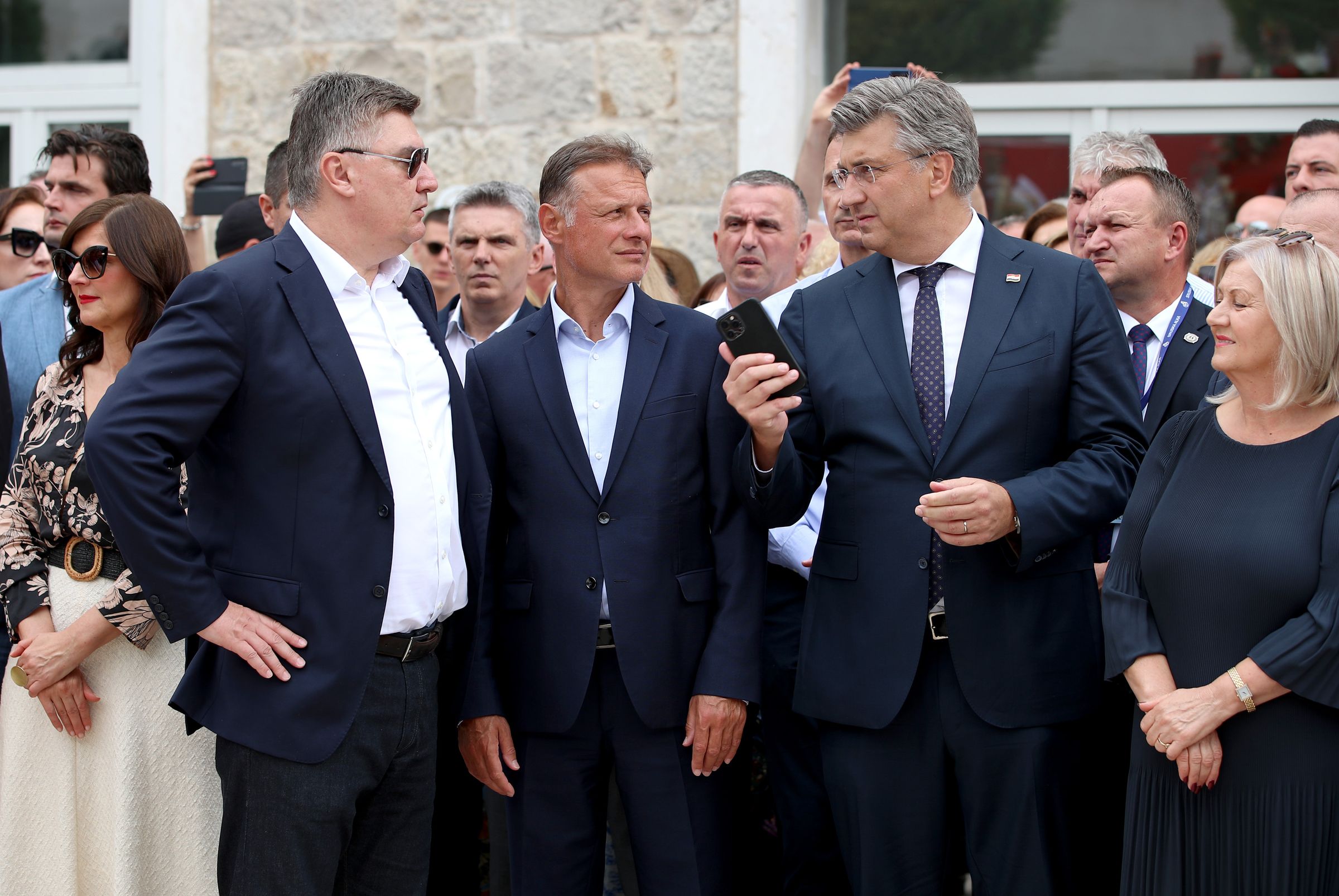 HDZ i dalje najpopularnija stranka, iznenađujuća promjena na listi ...