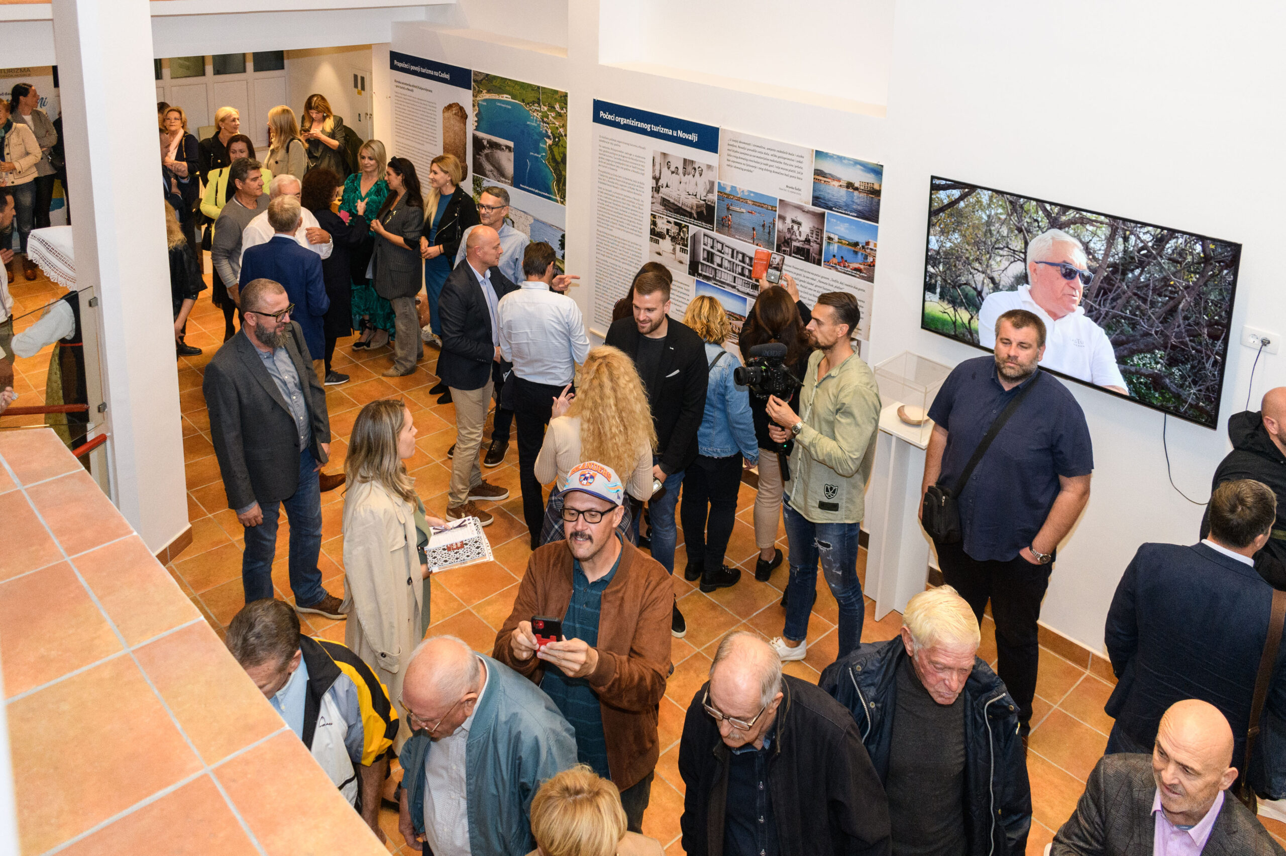 Novalja slavi 70 godina organiziranog turizma. Otvoreni izložba "Mi i ...