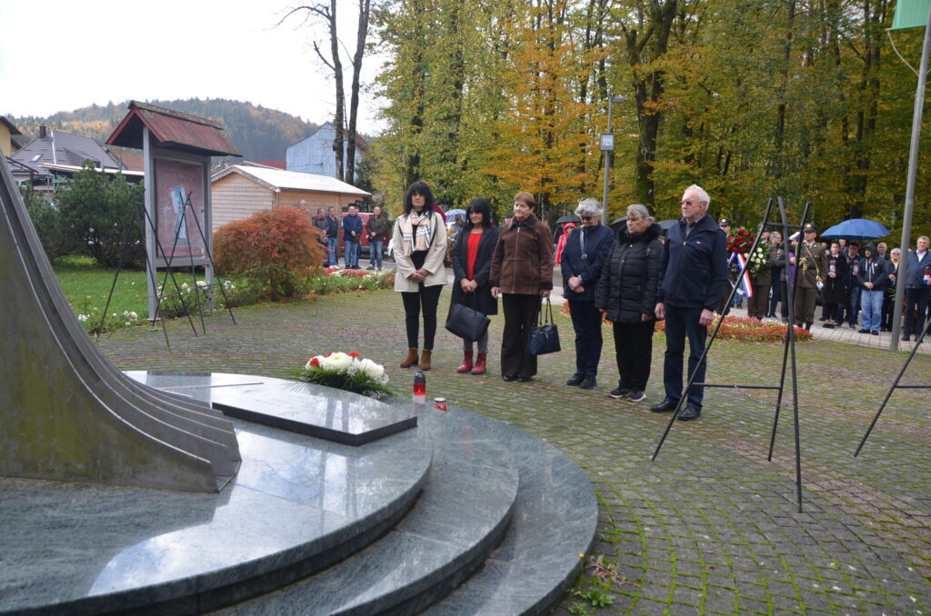 GORANSKI RISOVI Na sjećanjima iz prošlosti graditi život u sadašnjosti ...