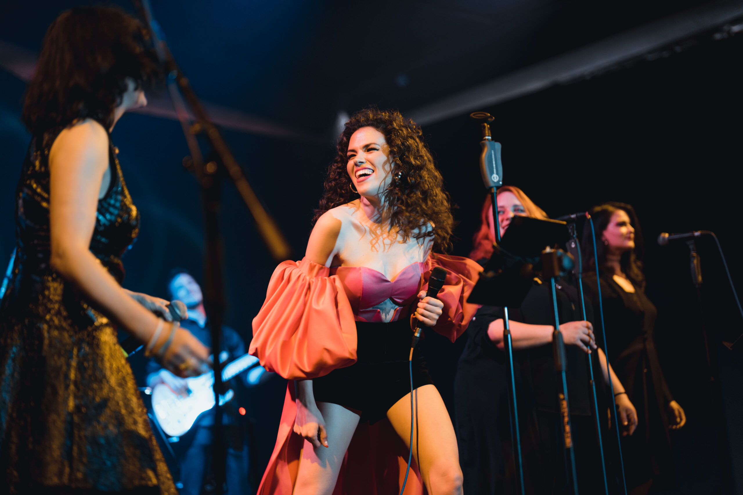 Ginin novi spot "Dva kofera i zapaljen stan" kao najljepša uspomena na ...