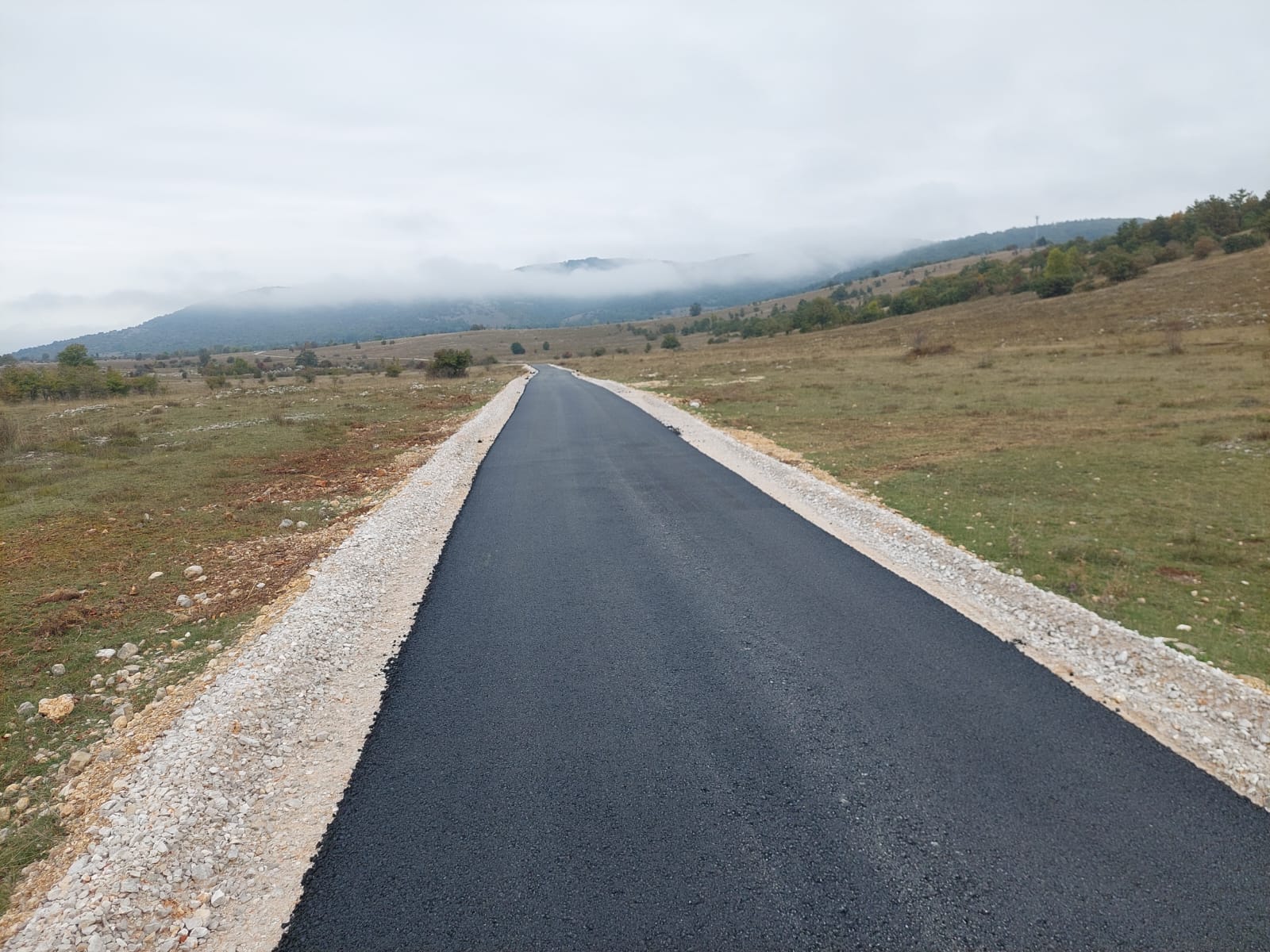 Završena prva faza uređenje ceste u Poljicu nadomak Udbine - Novi list