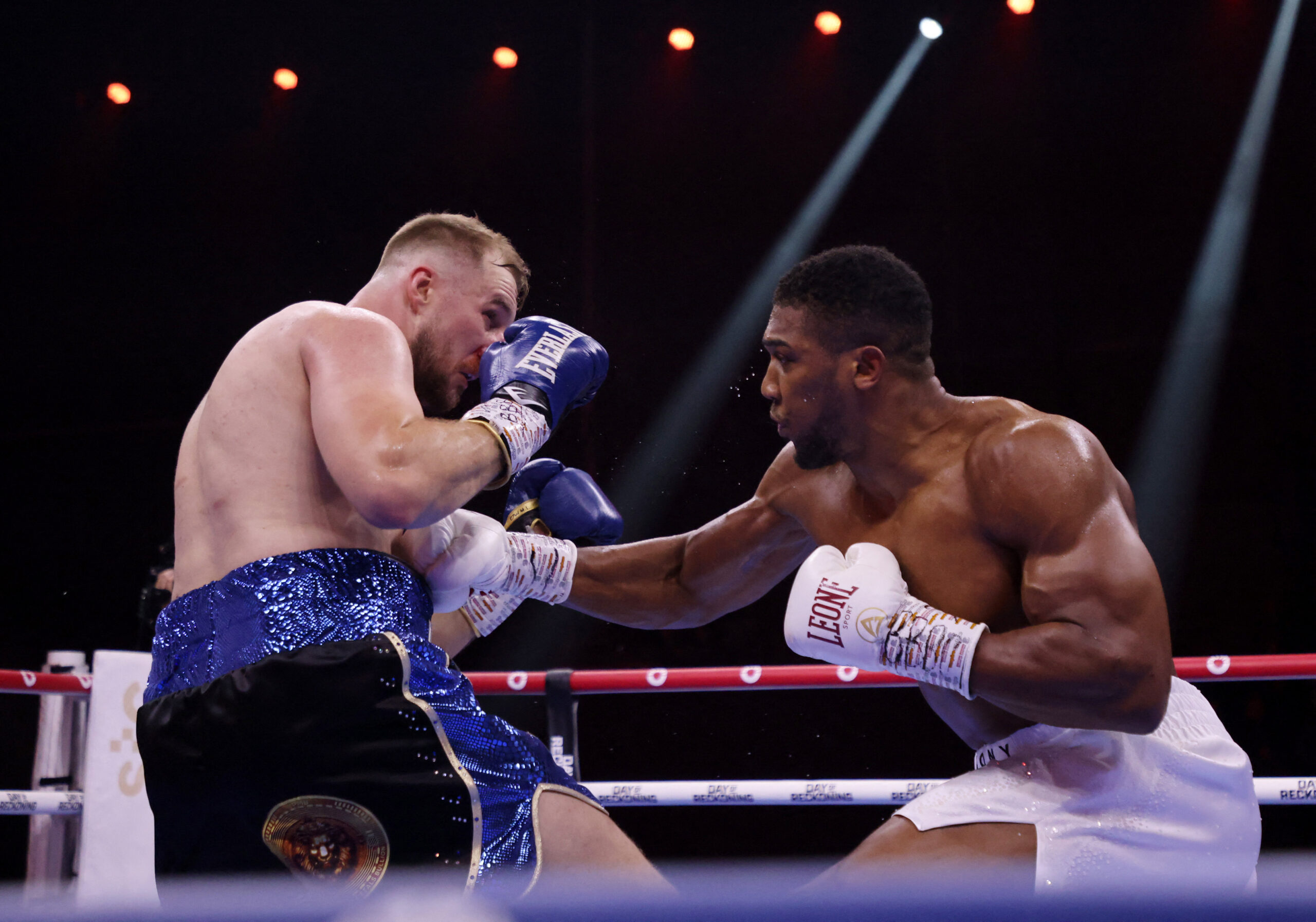 Anthony Joshua u Rijadu nastavio niz pobjeda, u Rijadu je svladao Otta ... Anthony Joshua u Rijadu nastavio niz pobjeda, u Rijadu je svladao Otta ...