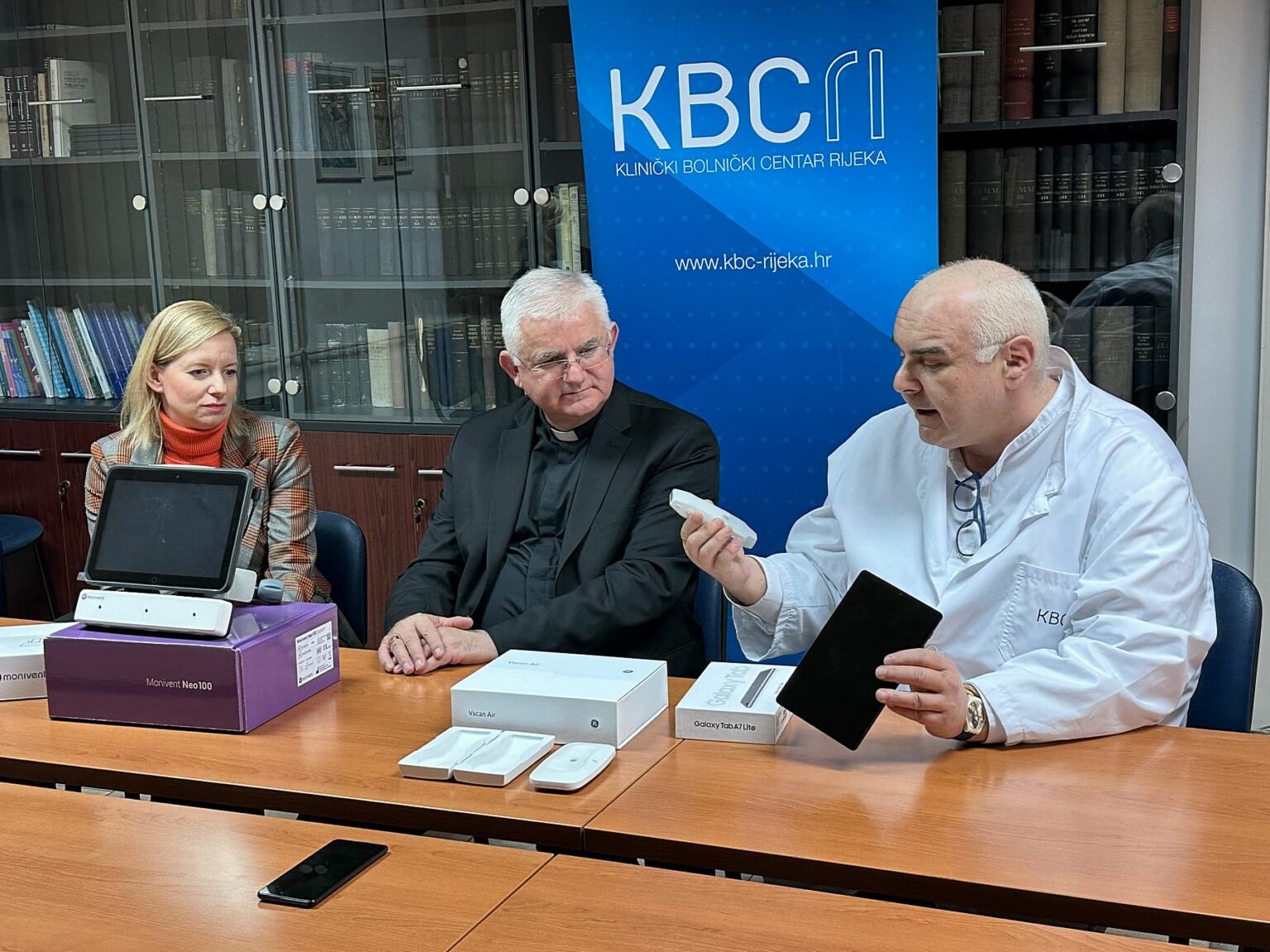 Nova donacija Riječke nadbiskupije KBC-u Rijeka vrijedna 20.000 eura - Novi list