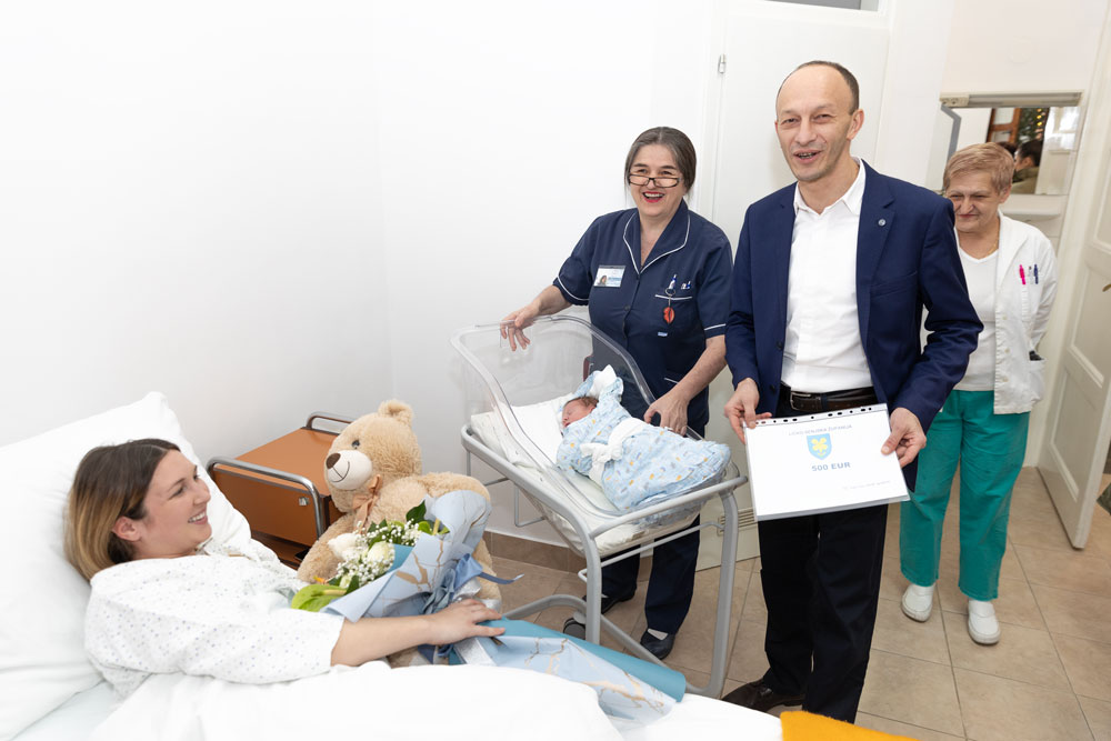 Prvo pa muško: Martin Jelinić je prva beba rođena u Općoj bolnici ...