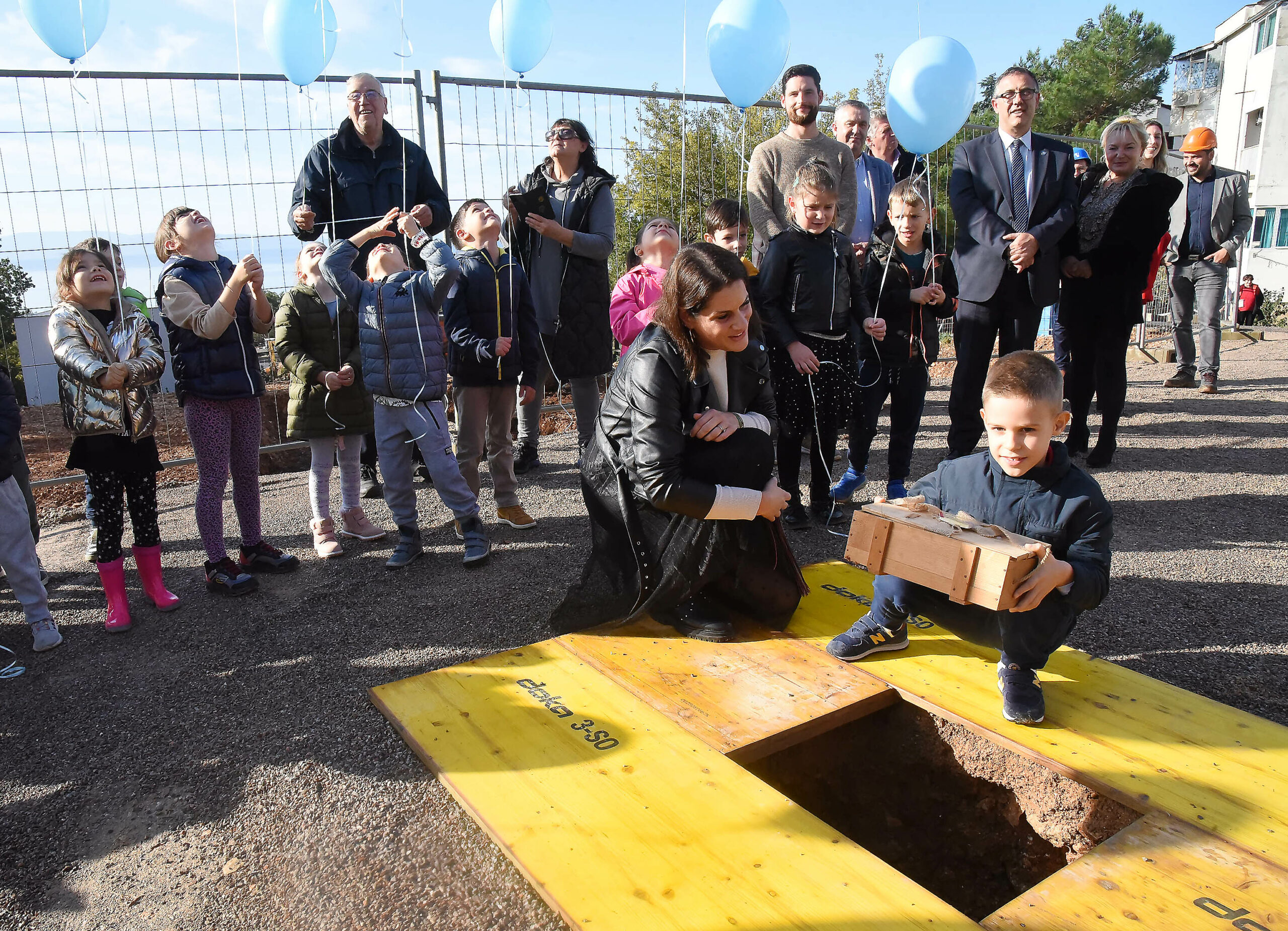 Potpore za rođenje djeteta u Kostreni porasle za 80 posto, stižu i ... Potpore za rođenje djeteta u Kostreni porasle za 80 posto, stižu i ...