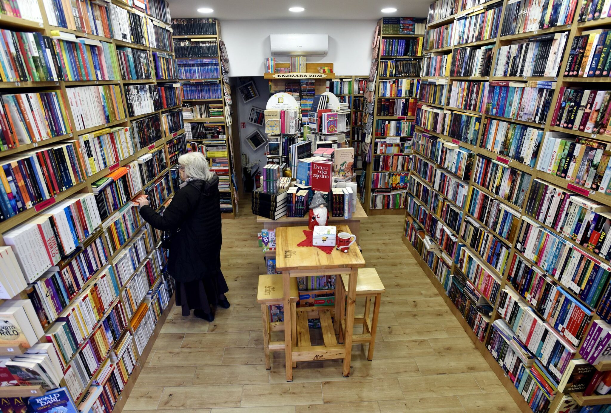 Zuzi shop: Kako je Mirjana Vulić Šaldić stvorila najbolji antikvarijat ...