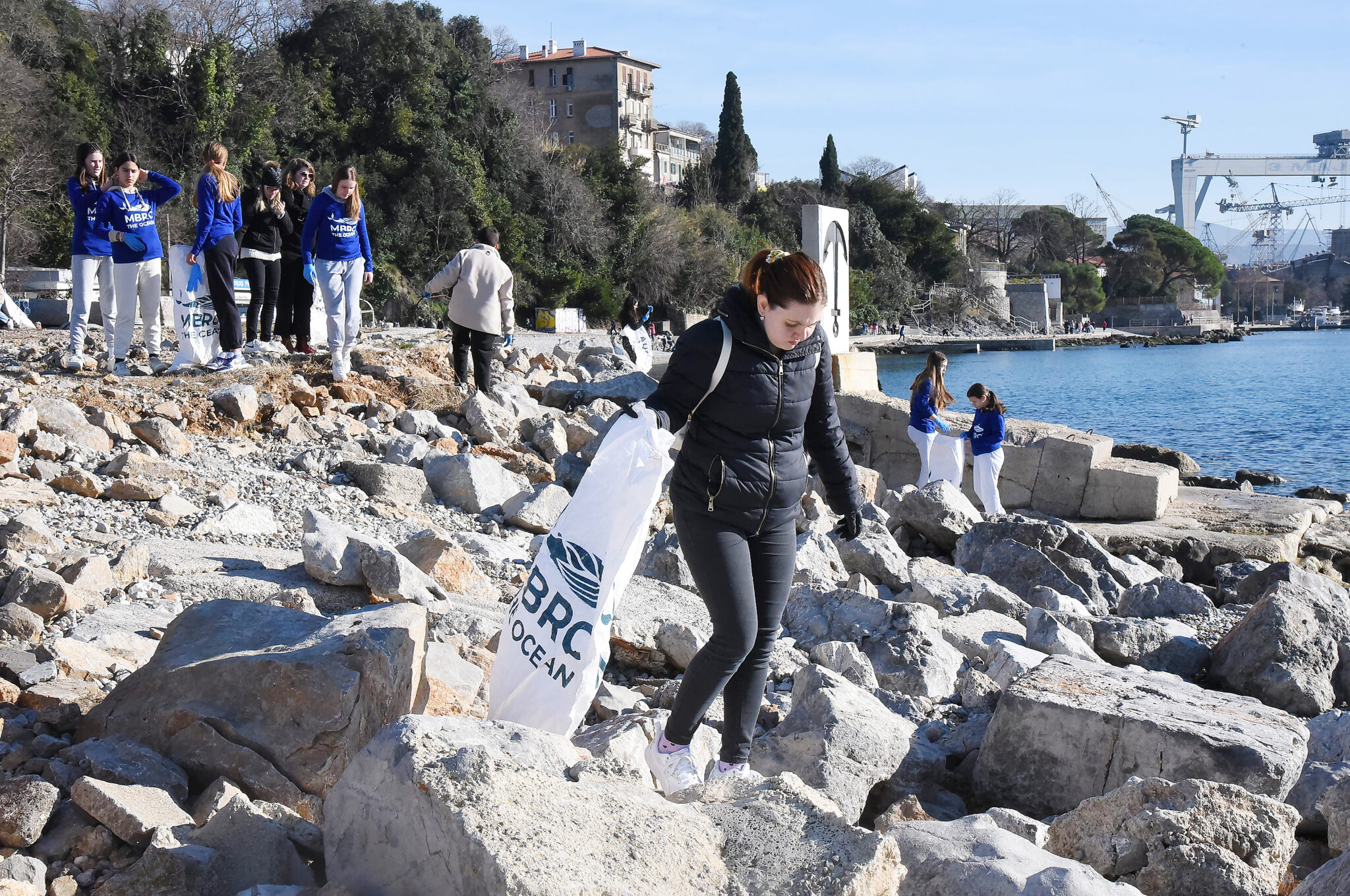 Očistili plažu Kantrida i tako se pridružili velikoj svjetskoj akciji ...