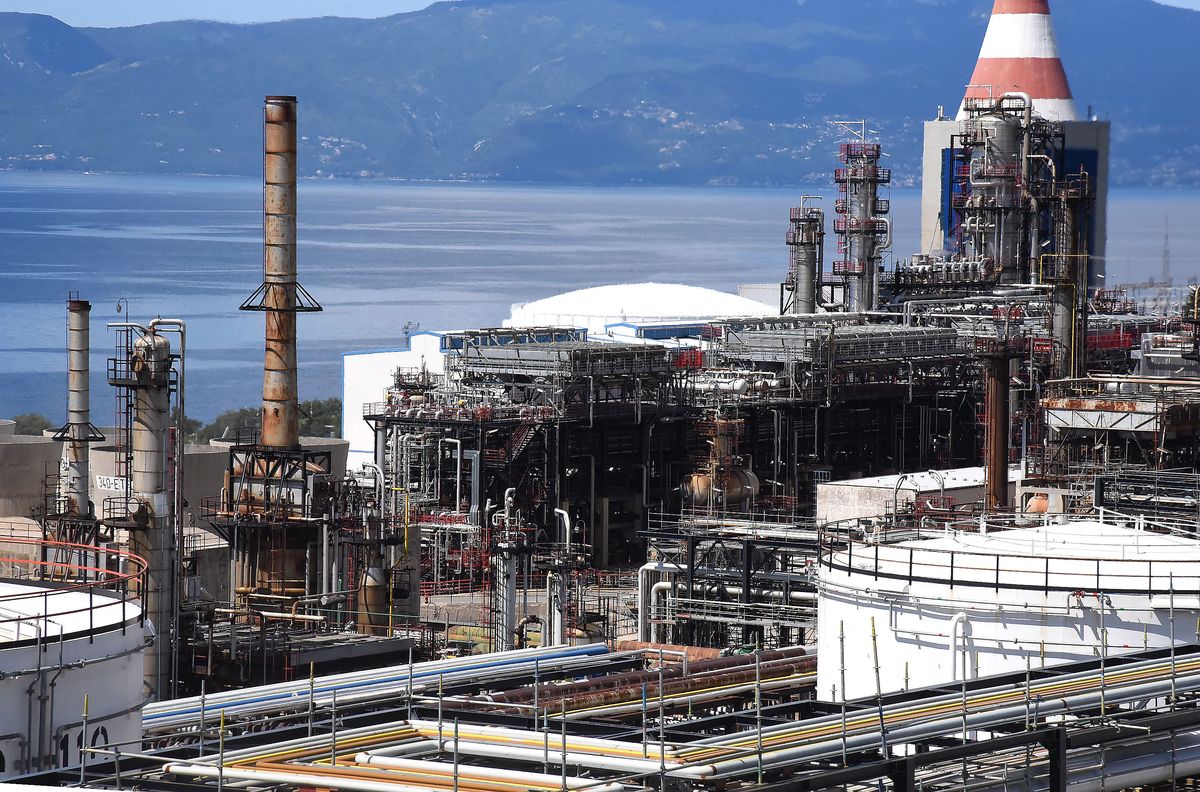 Ina objavila u kojoj je fazi nadogradnje Rafinerije nafte Rijeka. Grupa ...