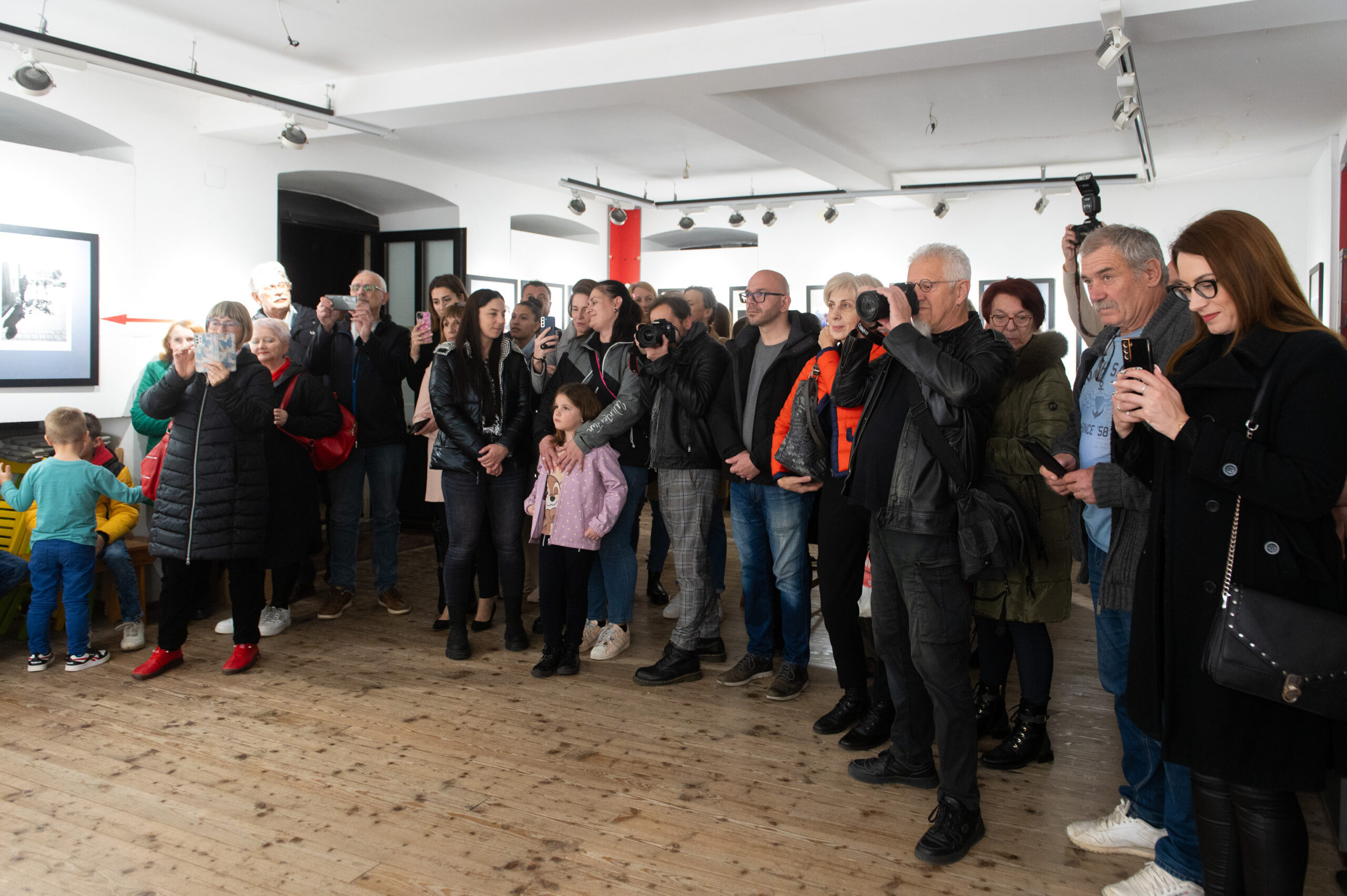 FOTO U Galeriji Principij otvorena izložba "Dualizam grada" autorica ...