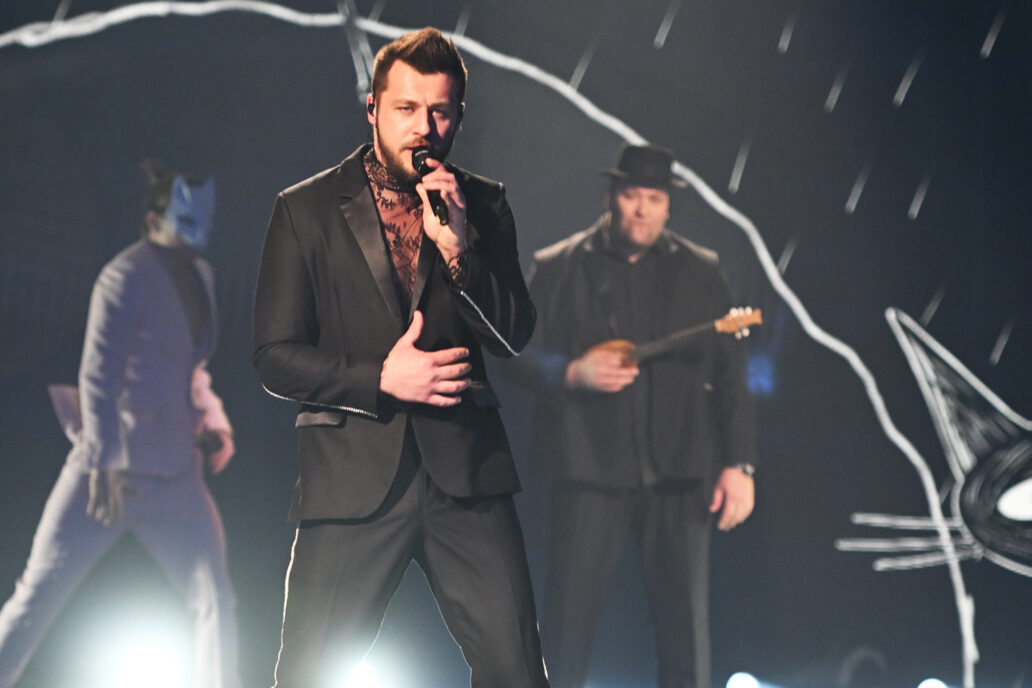 Oženio se pjevač Alen Đuras, sudbonosno ''da'' izrekao voditeljici Ani ...