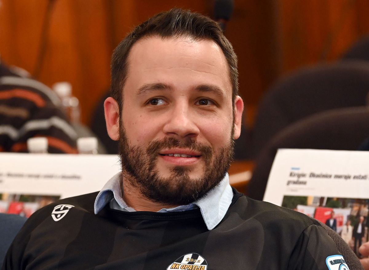 HDZ-ovac o rekonstrukciji opatijskog nogometnog igrališta: Vrlo opasan ...