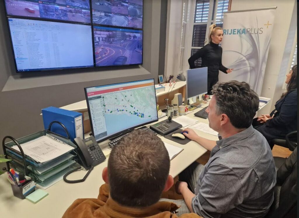 Odbor za promet Grada Rijeke posjetio Prometni centar Rijeka - Novi list