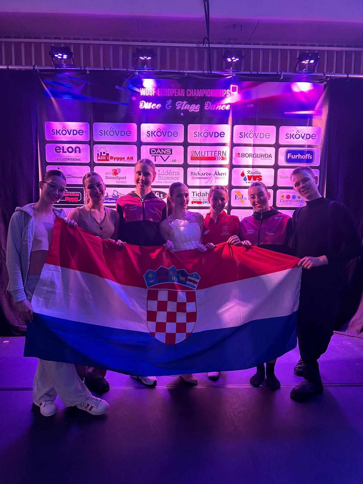 Plesni klub Dance Queen sjajan na Europskom prvenstvu - Novi list Plesni klub Dance Queen sjajan na Europskom prvenstvu - Novi list
