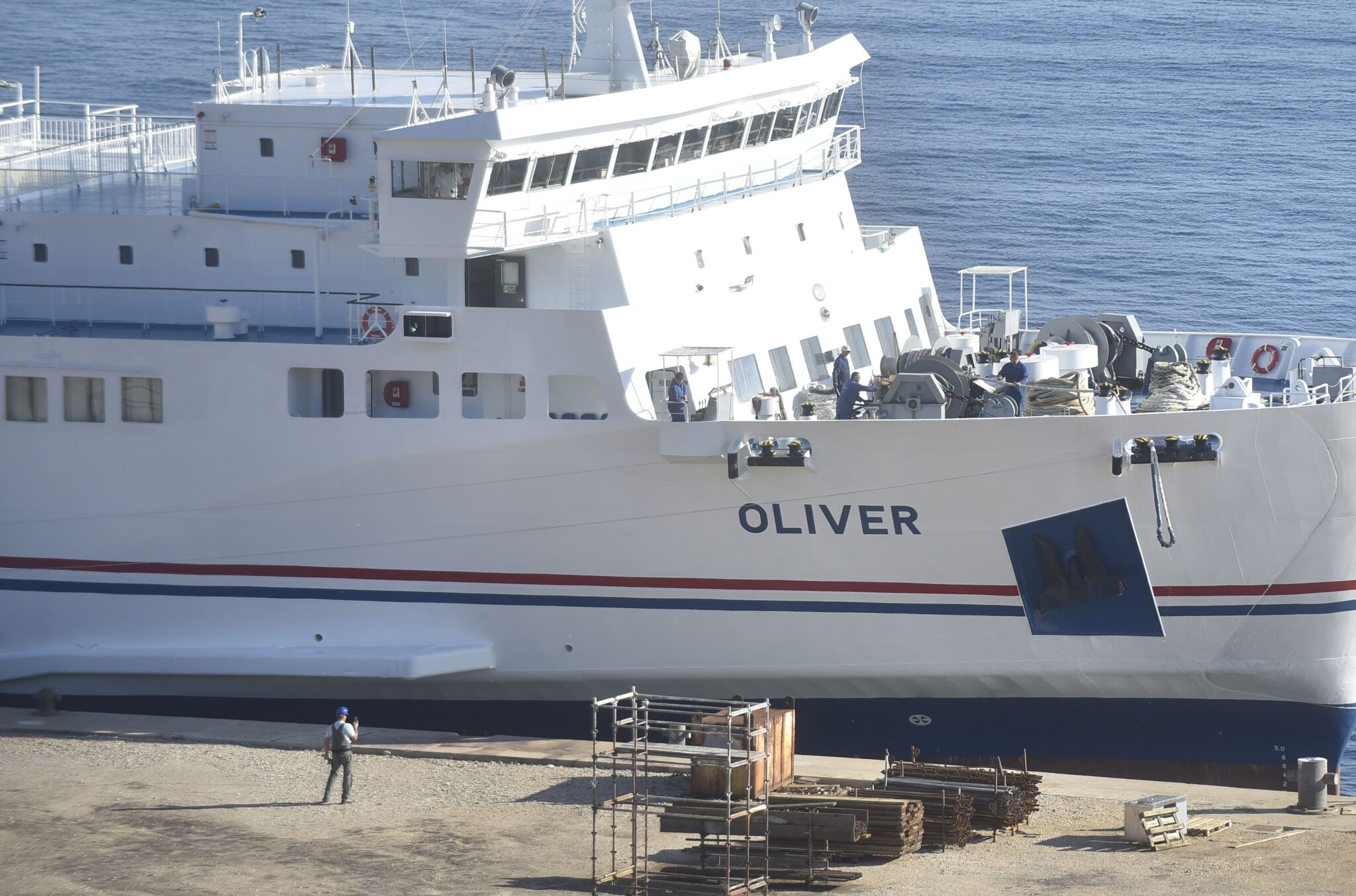 FOTO "Oliver" zaplovio prema Veloj Luci. Jadrolinijin trajekt spreman ...
