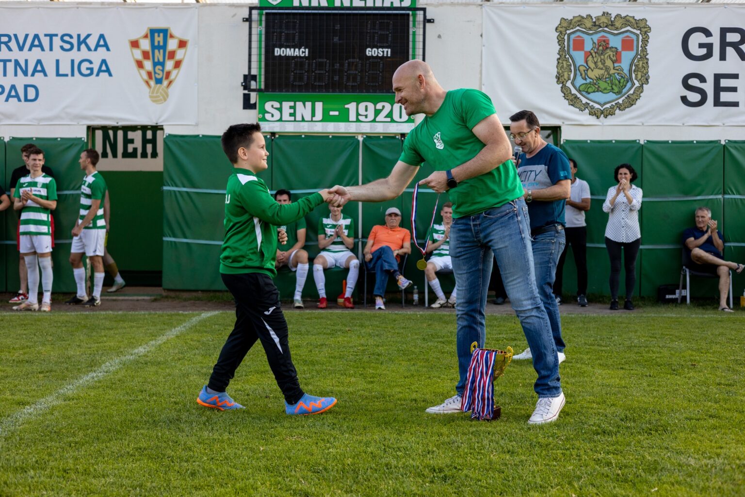 U senjskom NK „Nehaj“ slave uspjeh svojih najmlađih nogometaša ...