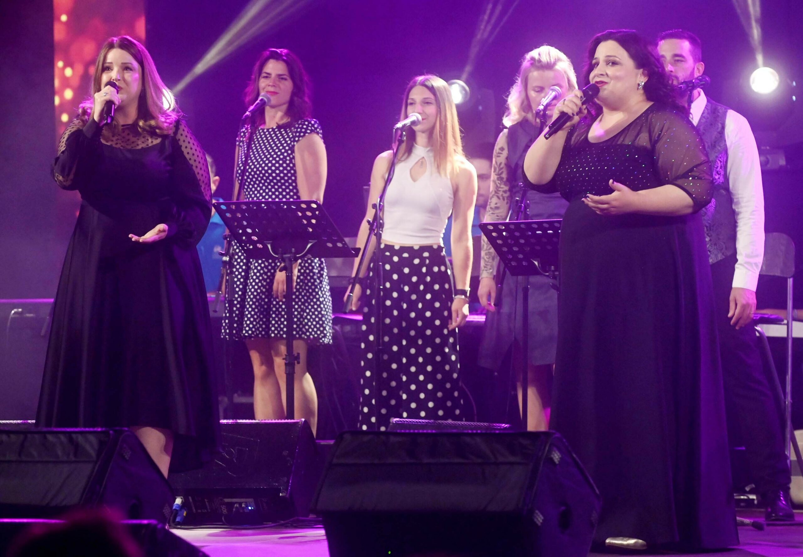 Katja Budimčić Sabljar I Andrina Frleta S Pjesmom Pelica Od Pine Pobjednice 4 Mikovske Večeri