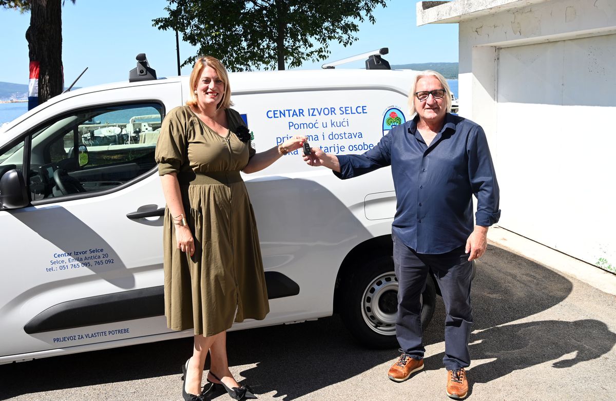 Centru Izvor Selce Grad Crikvenica donirao novo dostavno vozilo - Novi list