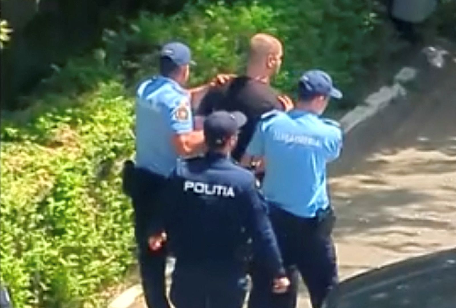 Muškarac uhićen pošto je bacio molotovljev koktel pred izraelsku ambasadu u Bukureštu - Novi list