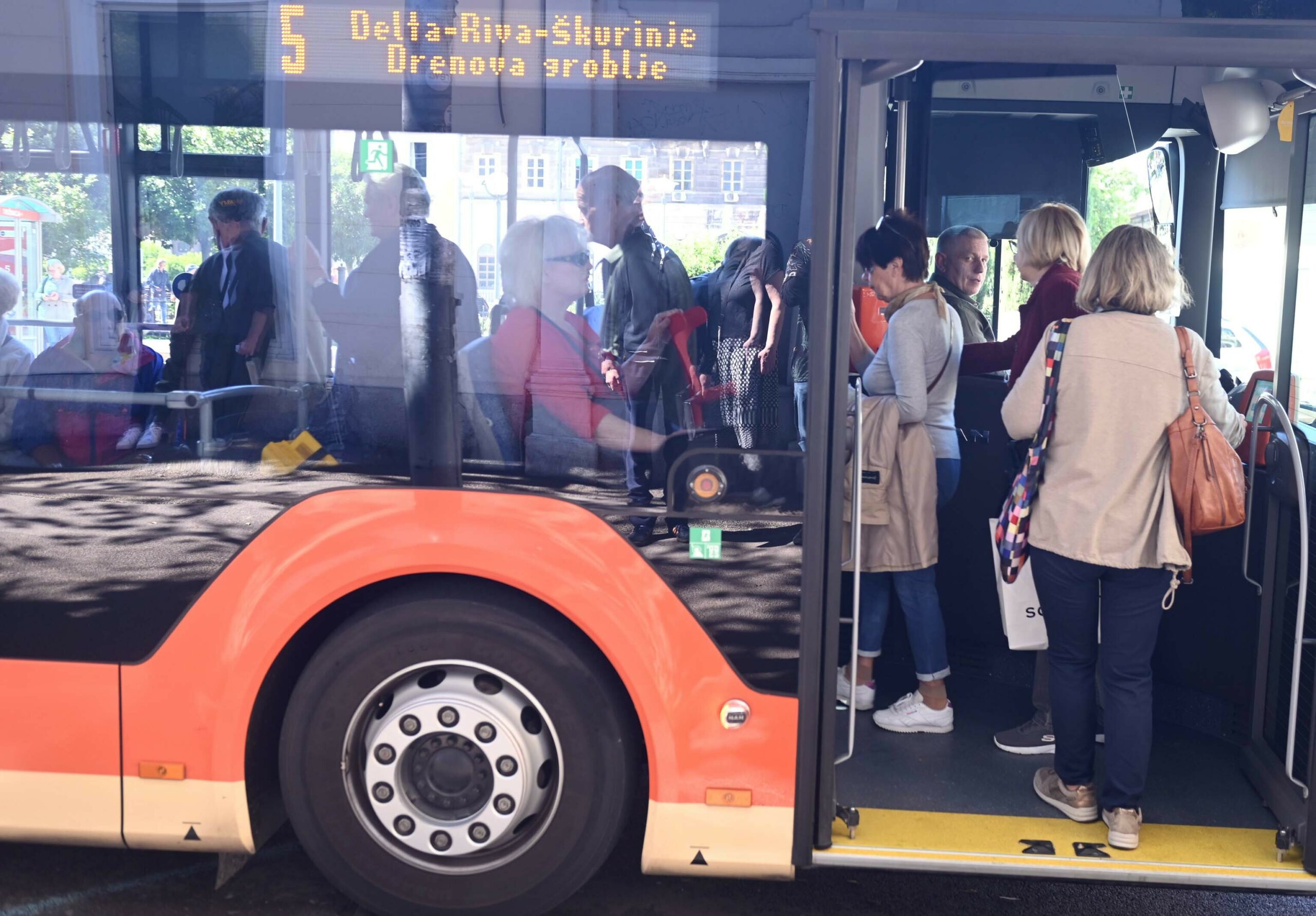 Autotrolej ima nove cijene voznih karata, uvode besplatni prijevoz za ...