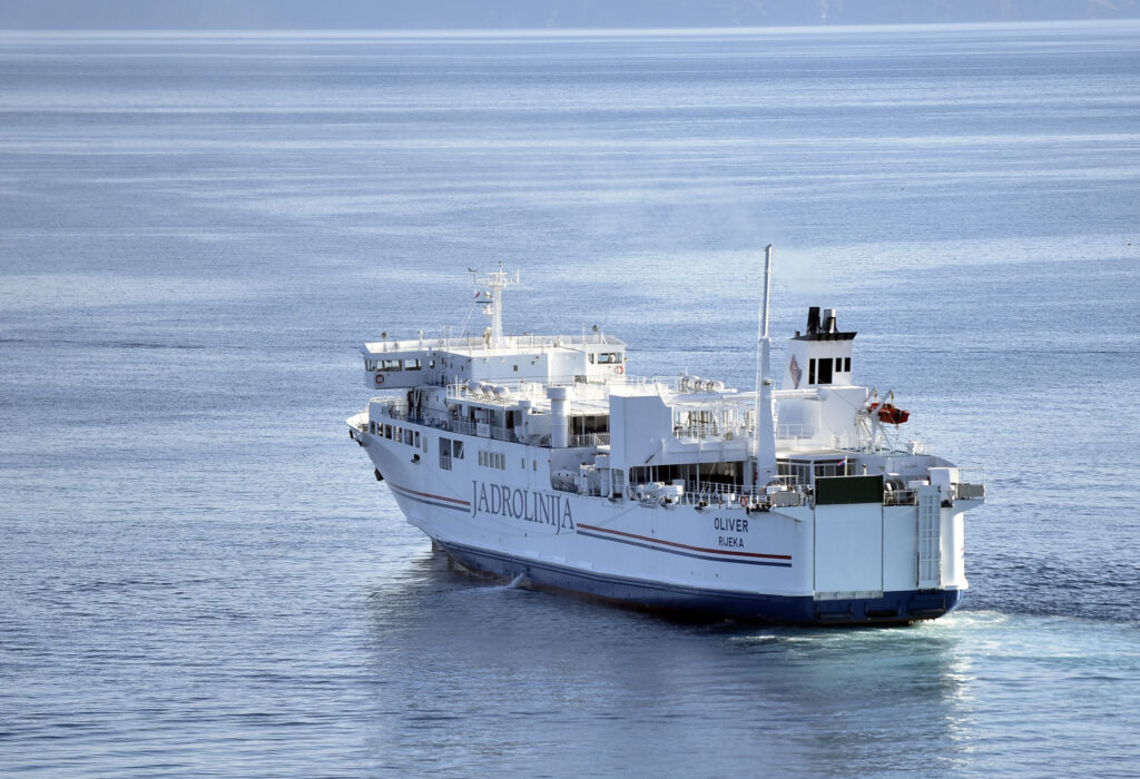 Jadrolinijin trajekt Oliver zbog manjeg tehničkog problema nije ...