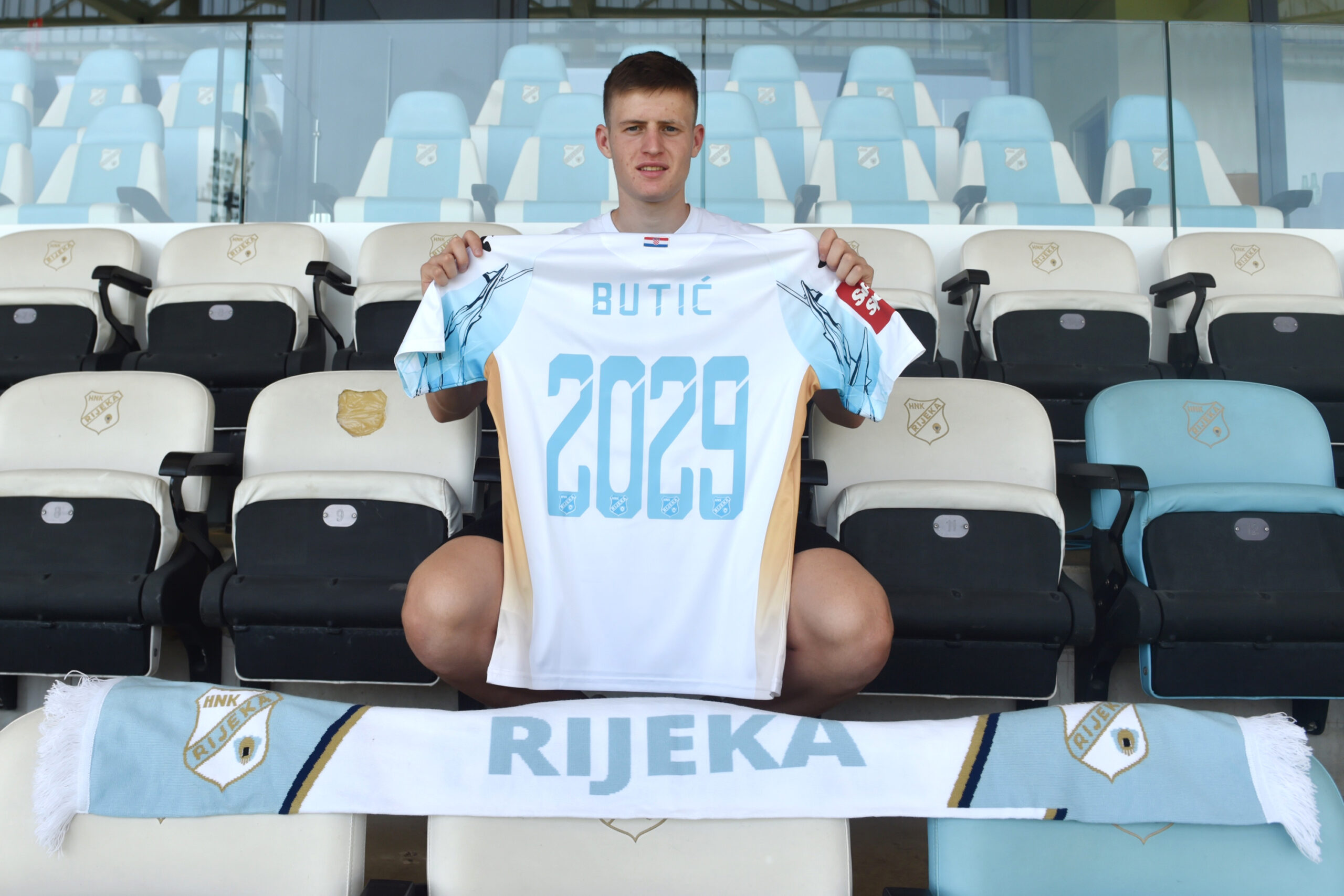 FOTO/VIDEO Šimun Butić potpisao za Rijeku do 2029. godine: "Ni sam još ...