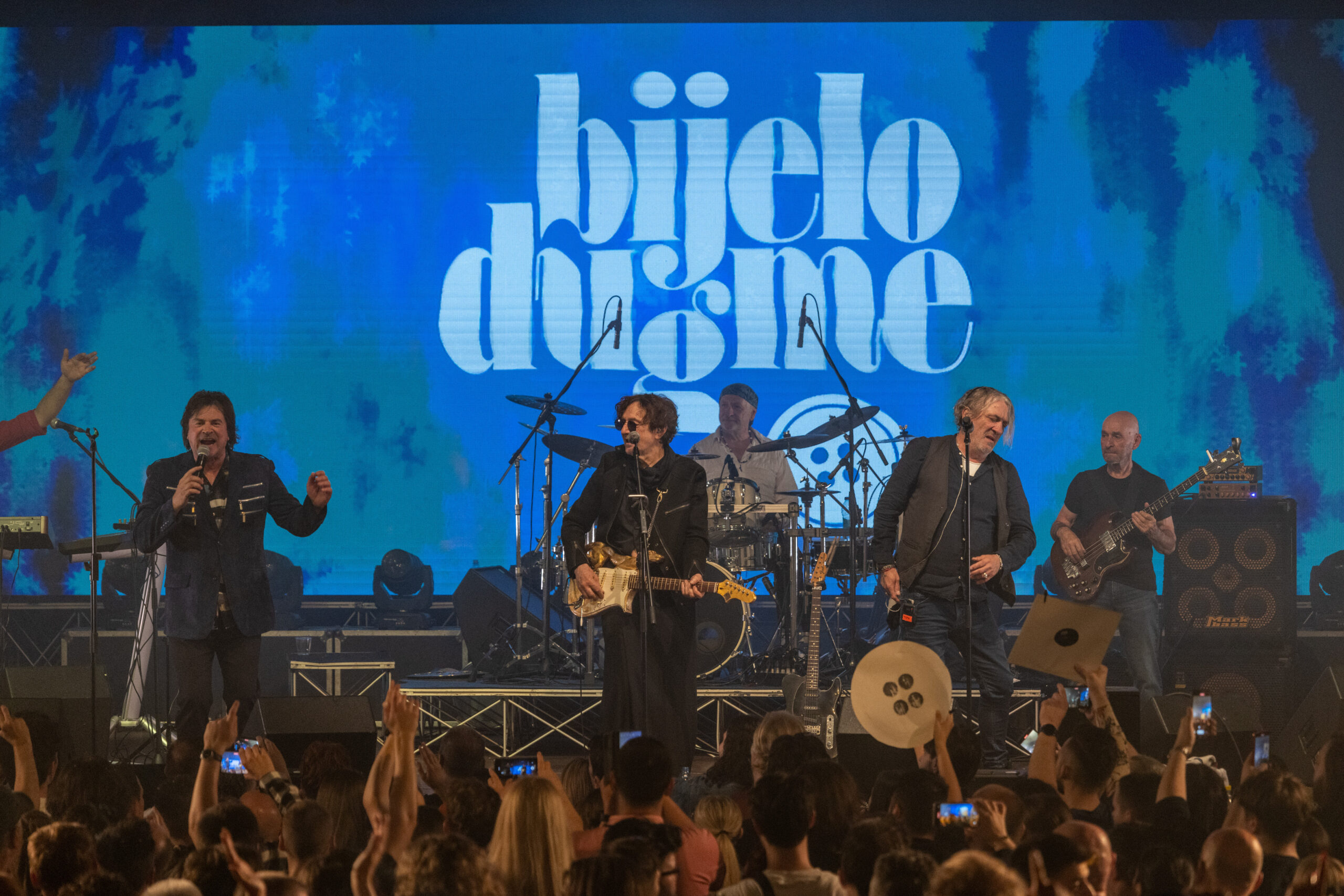 Bijelo dugme krajem ožujka najavilo treći koncert u Areni Zagreb - Novi ...