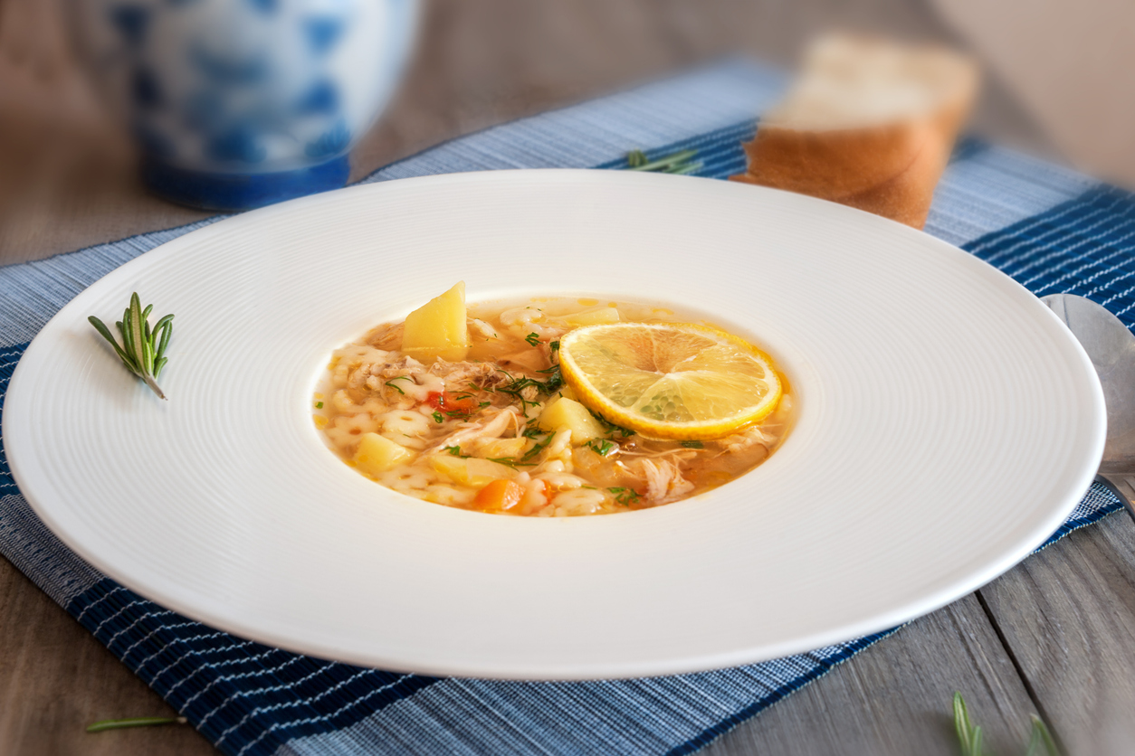 Varivo od piletine, limuna i špinata pravi je ljetni ručak - Novi list