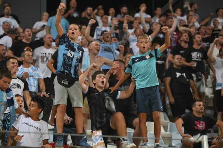 Nogometaši Rijeke večeras protiv Slaven Belupa igraju generalku za novo prvenstvo, predstavit će ...