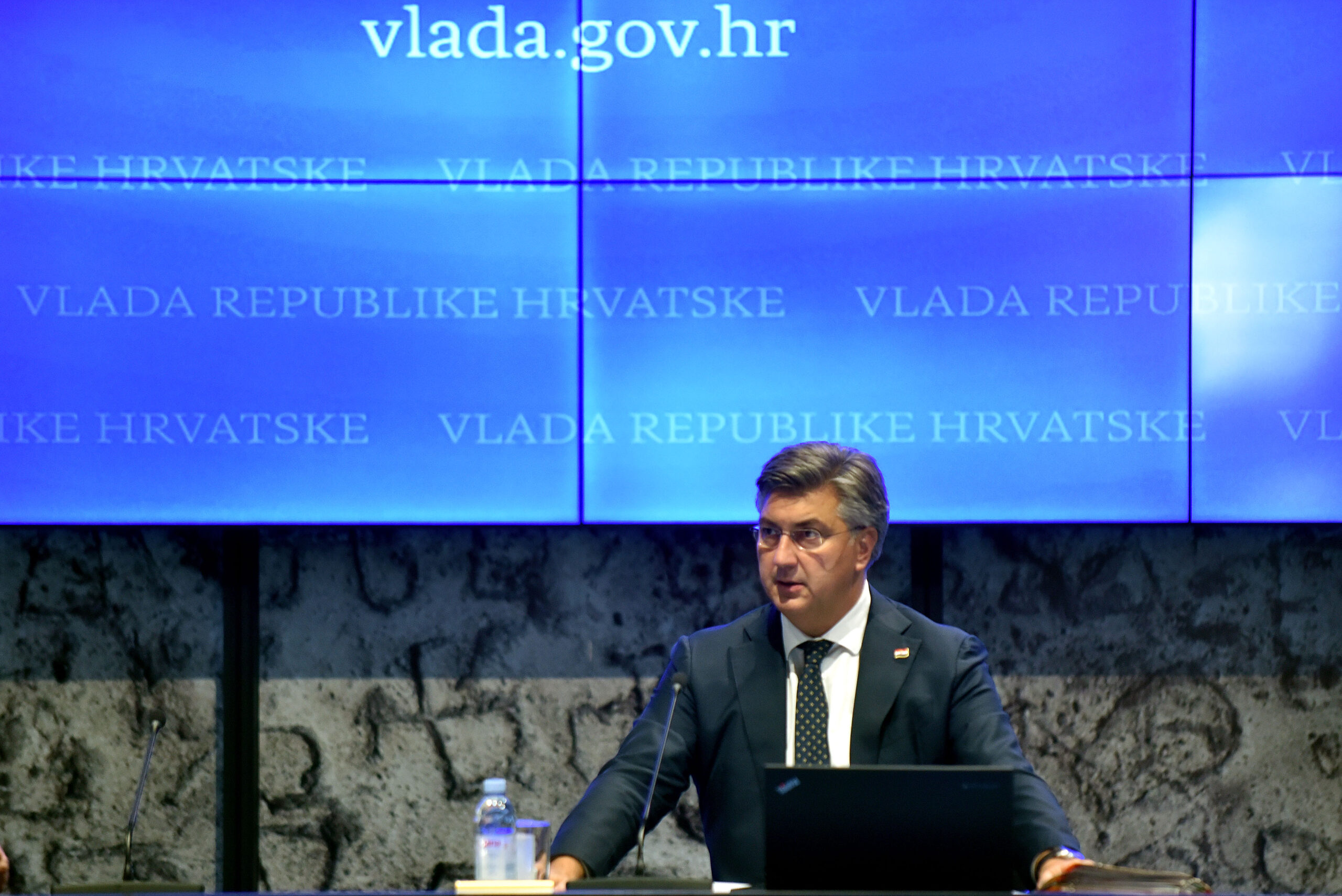 Plenković: "Nasilje nema opravdanja i ne smije se tolerirati" - Novi list