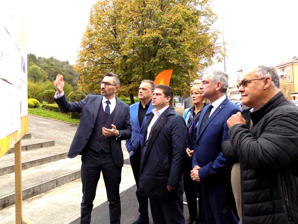 Butković u Buzetu i Puli obišao velike infrastrukturne projekte - Novi list