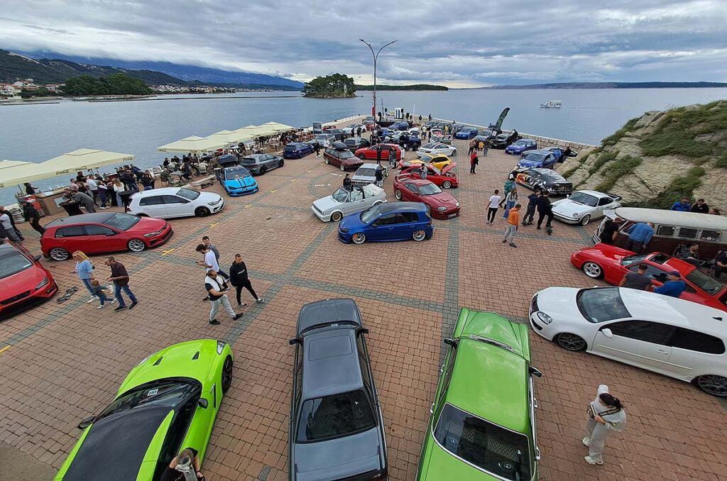 „Nabrijani“ automobili bili su prava atrakcija 6. Custom Car Showa na ...