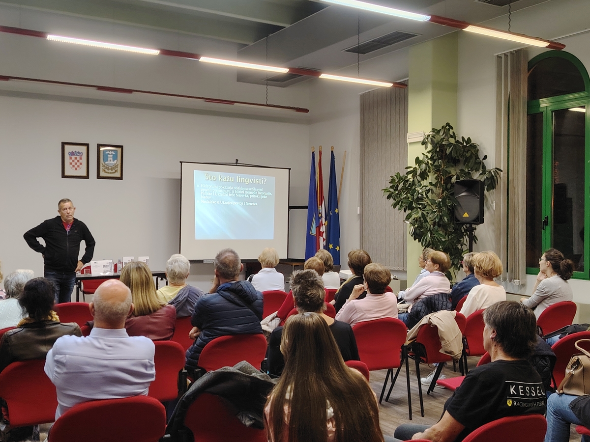 Opatijska knjižnica ugostila Jasena Boku, predstavio je svoj novi ...