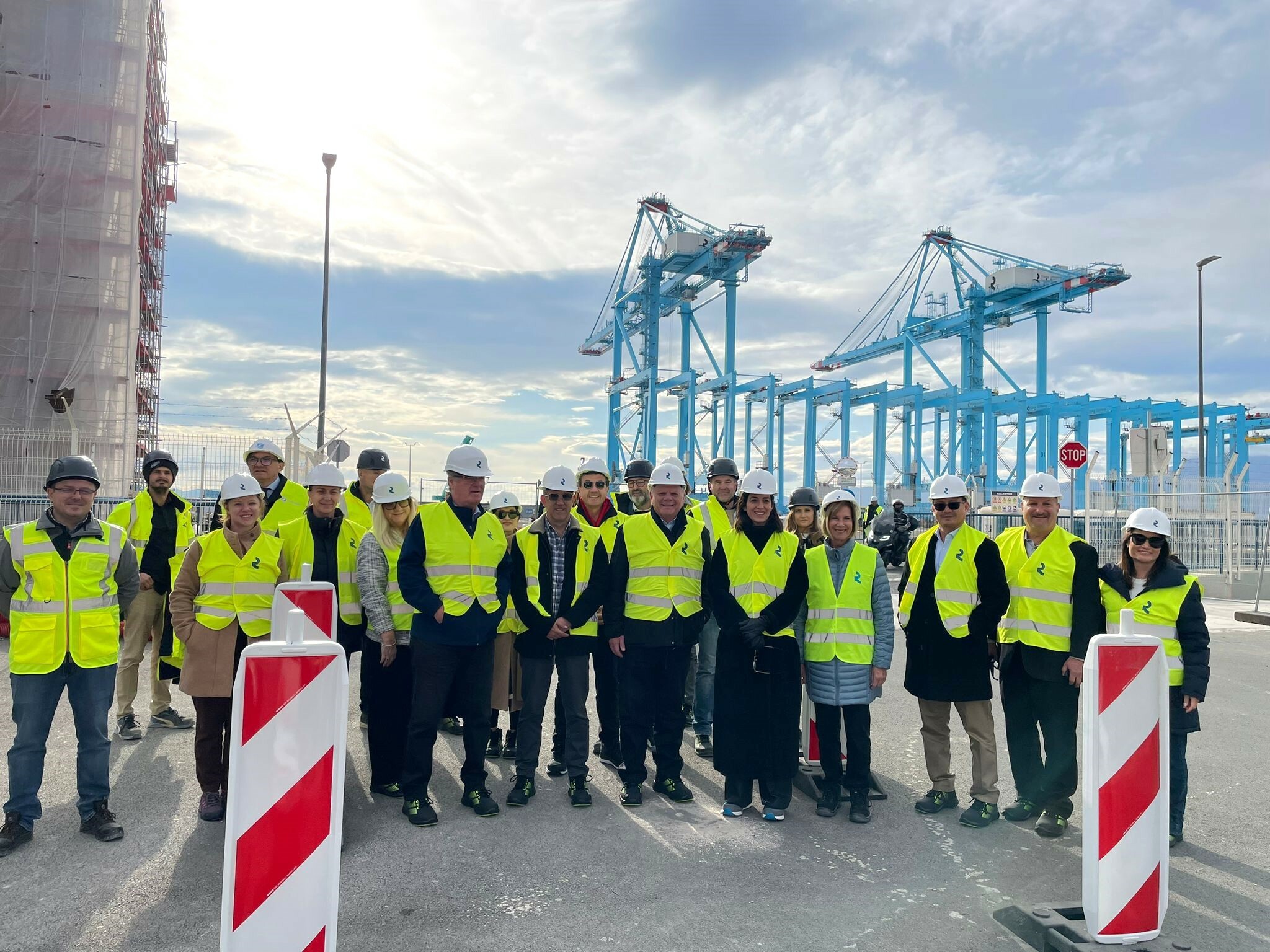 Veleposlanica SAD-a na Rijeka Gateway terminalu. Otvorena mogućnost ...