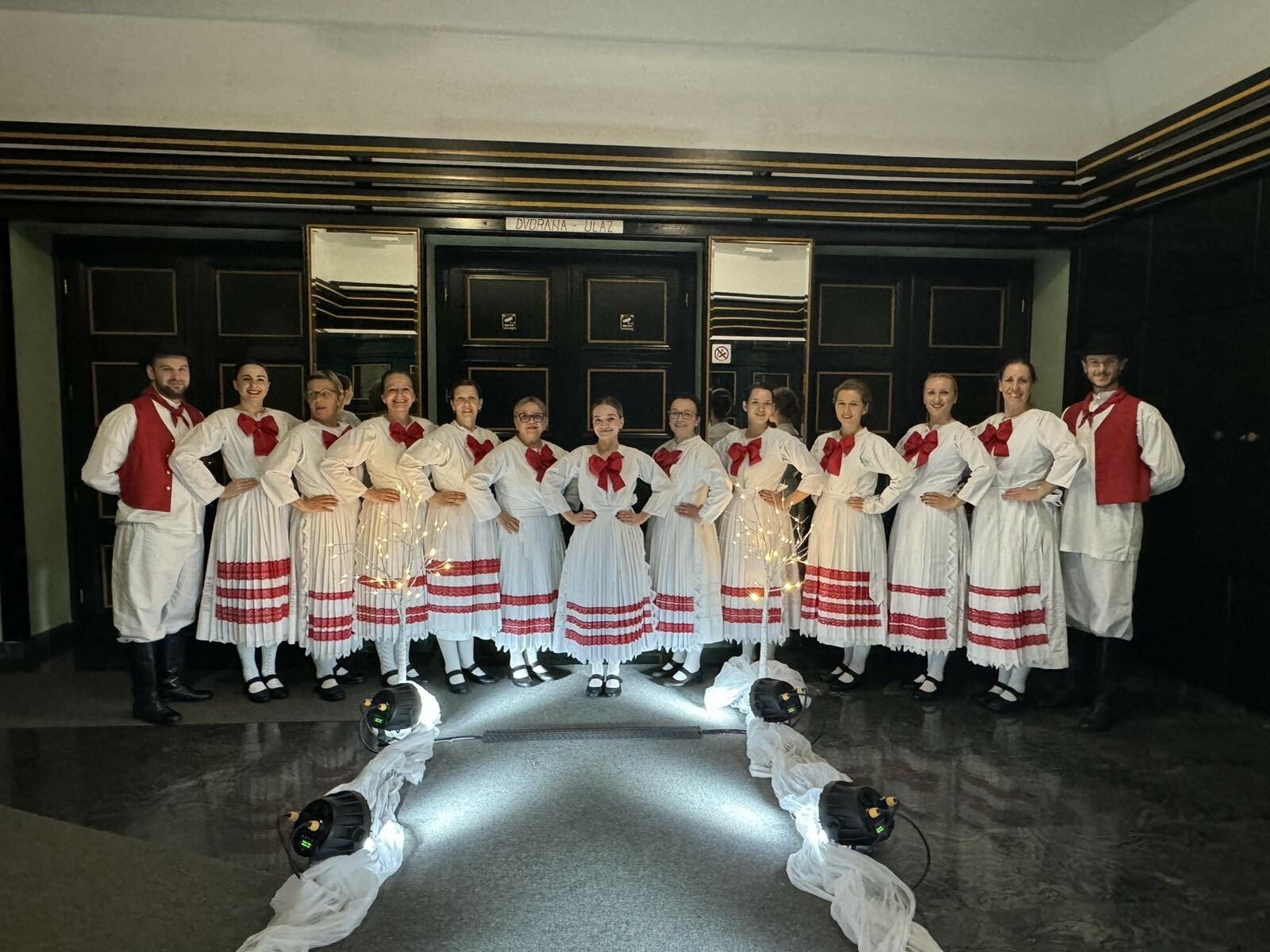 Zaklada "Janet Majnarich" pomogla Folklornu sekciju KUD-a Delnice ...