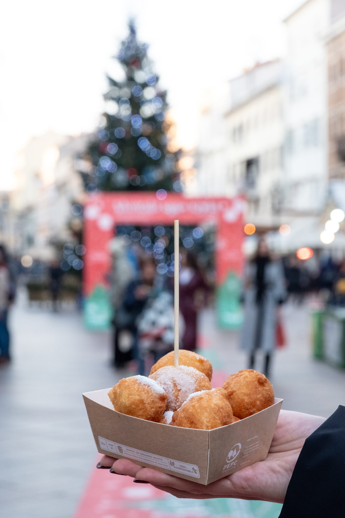 VIDEO Zaboravite na Dubai fritule, Advent u Rijeci nudi nešto puno ...