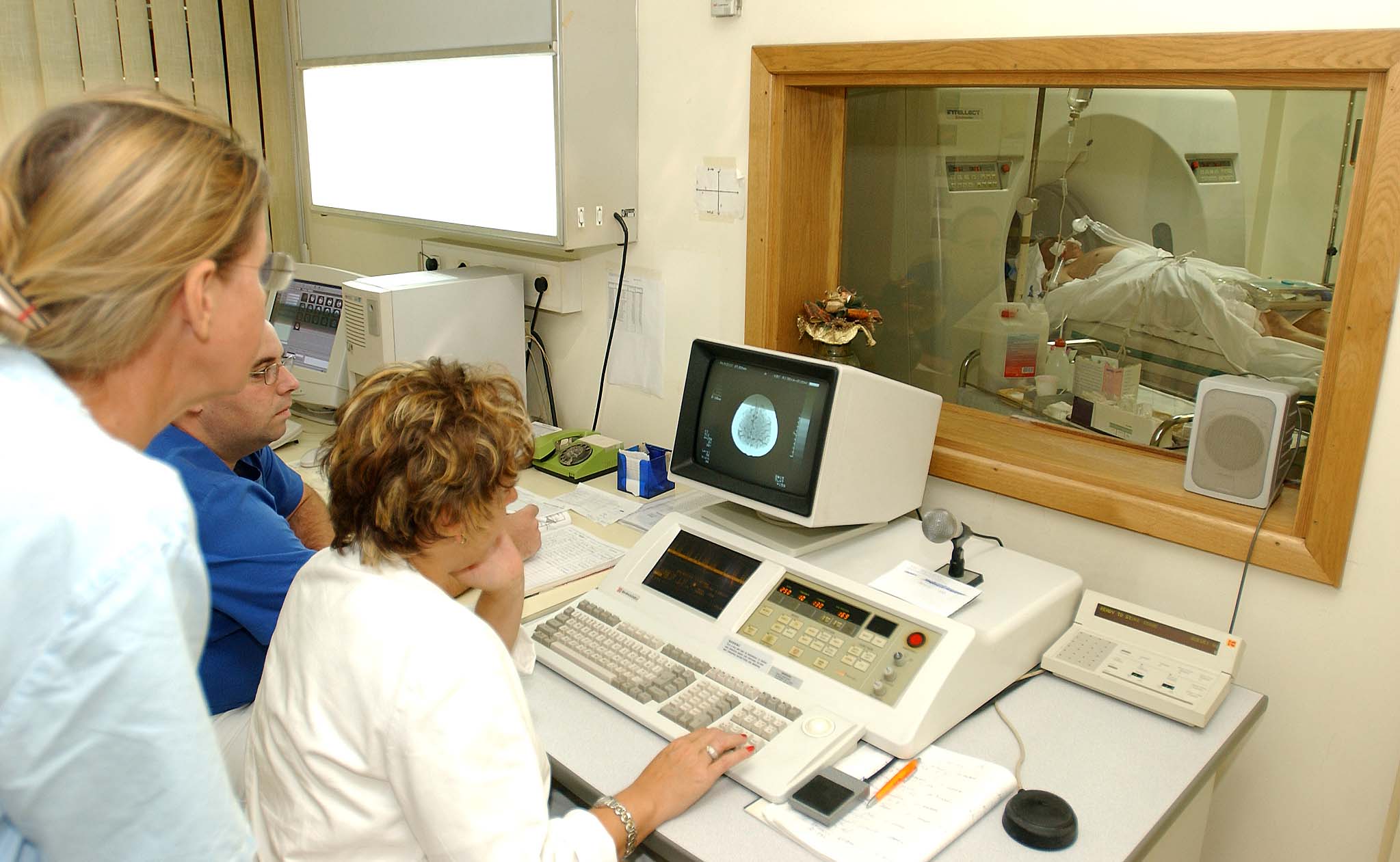 Laboranti, terapeuti i radiolozi moći će raditi bez stažiranja, ukida ...