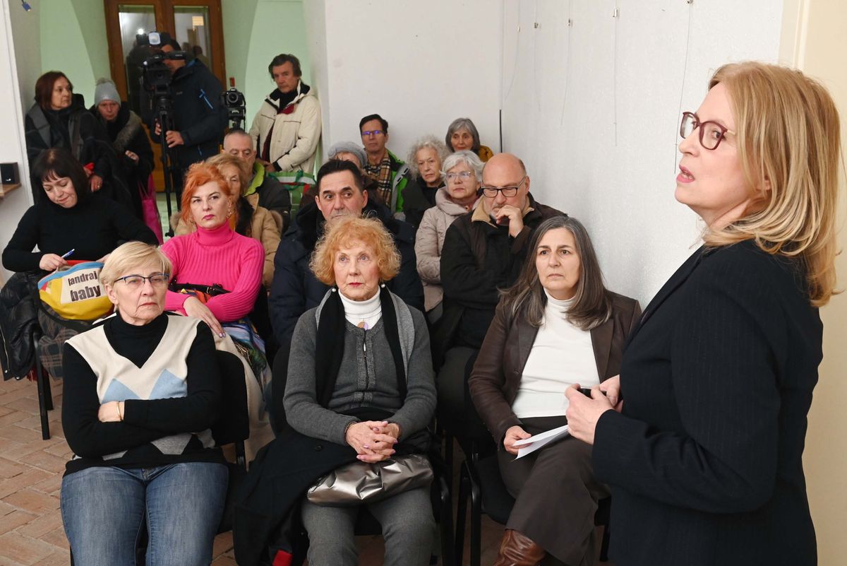 Nana Palinić upoznala Riječane s bolnicama Starog grada kojih više nema - Novi list