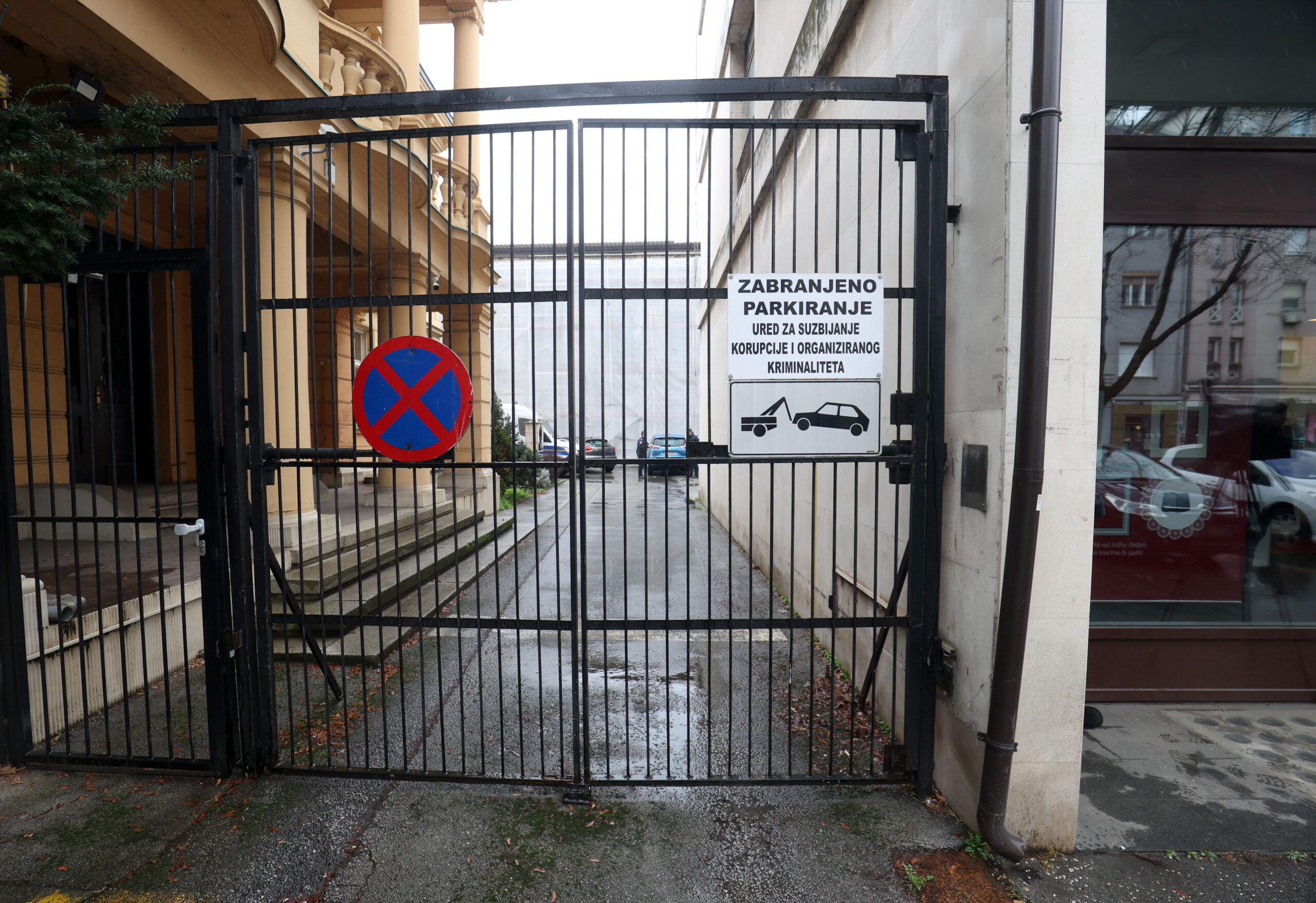 USKOK istražuje dvojicu komunalnih redara. Terete ih da su primili mito ...