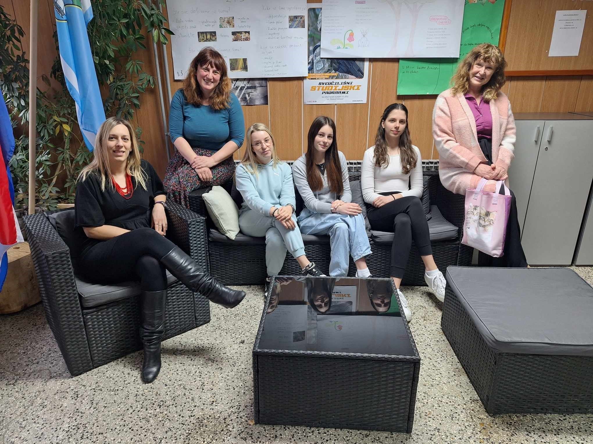 Ekipa Srednje škole Delnice na državnom natjecanju "Opisujemo sustave ...