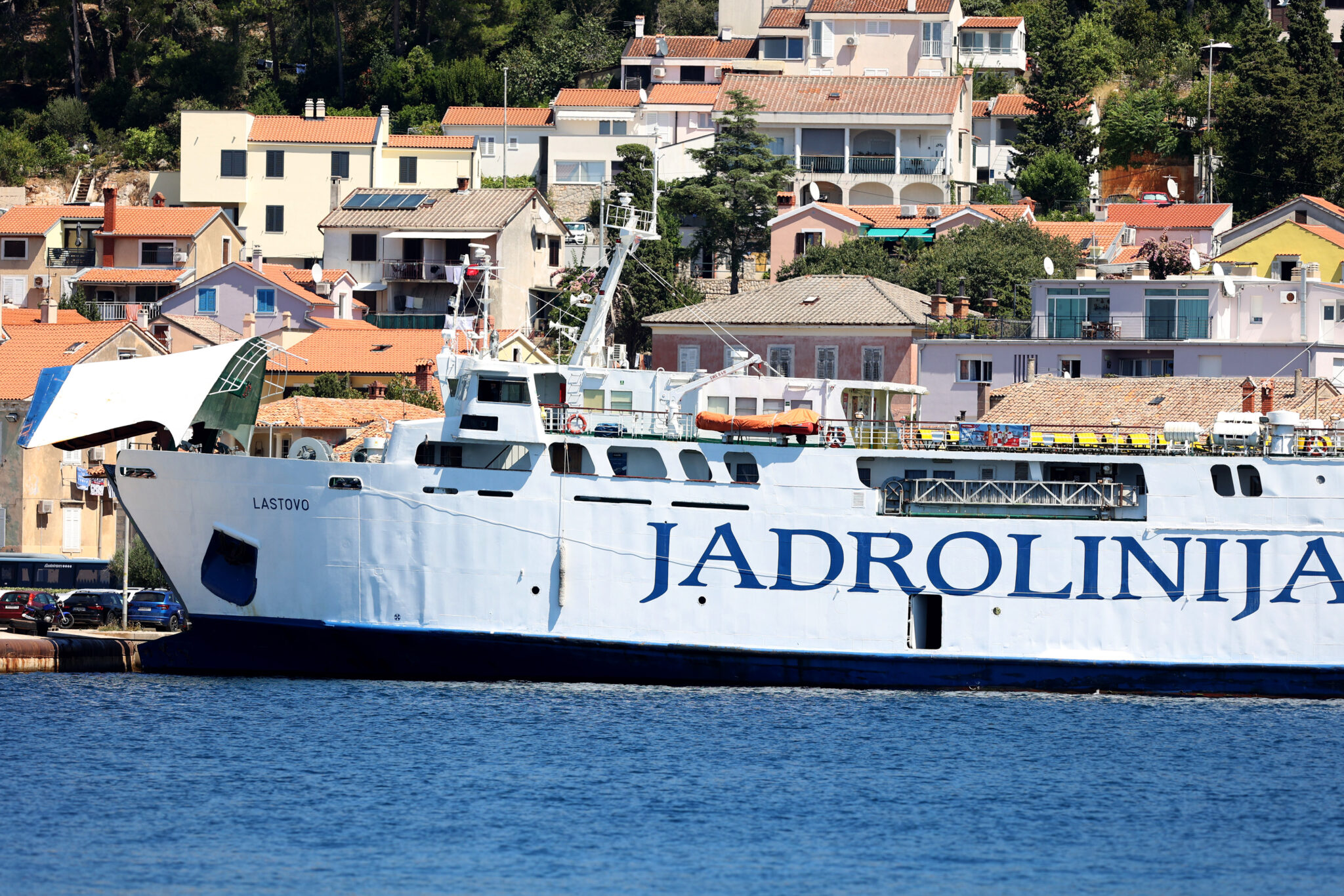 Jadrolinija raspisala natječaj, prodaje trajekt "Lastovo" na kojem je ...