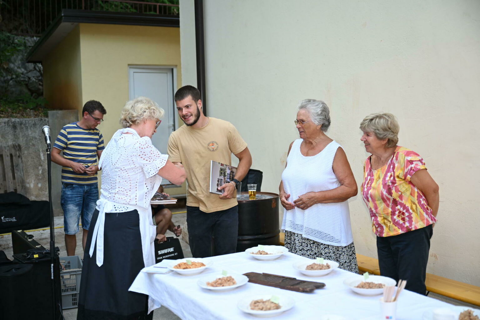 Rokova u Lignju: Se j’ bilo super, ma repa j’ bila jušto za pitat još i ...