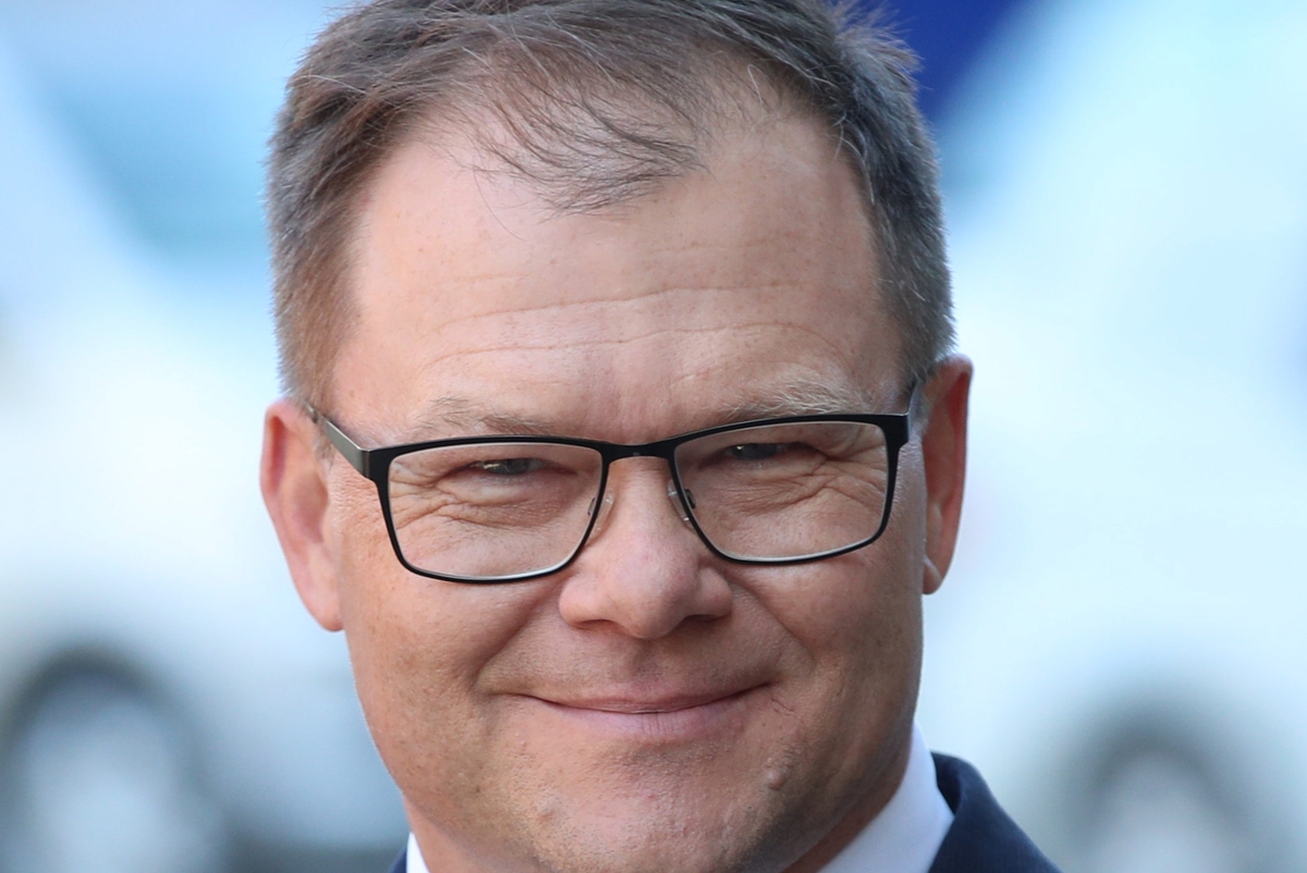 Njemački ministar potvrdio da je presadio kosu: "Nadam se da će postati ...