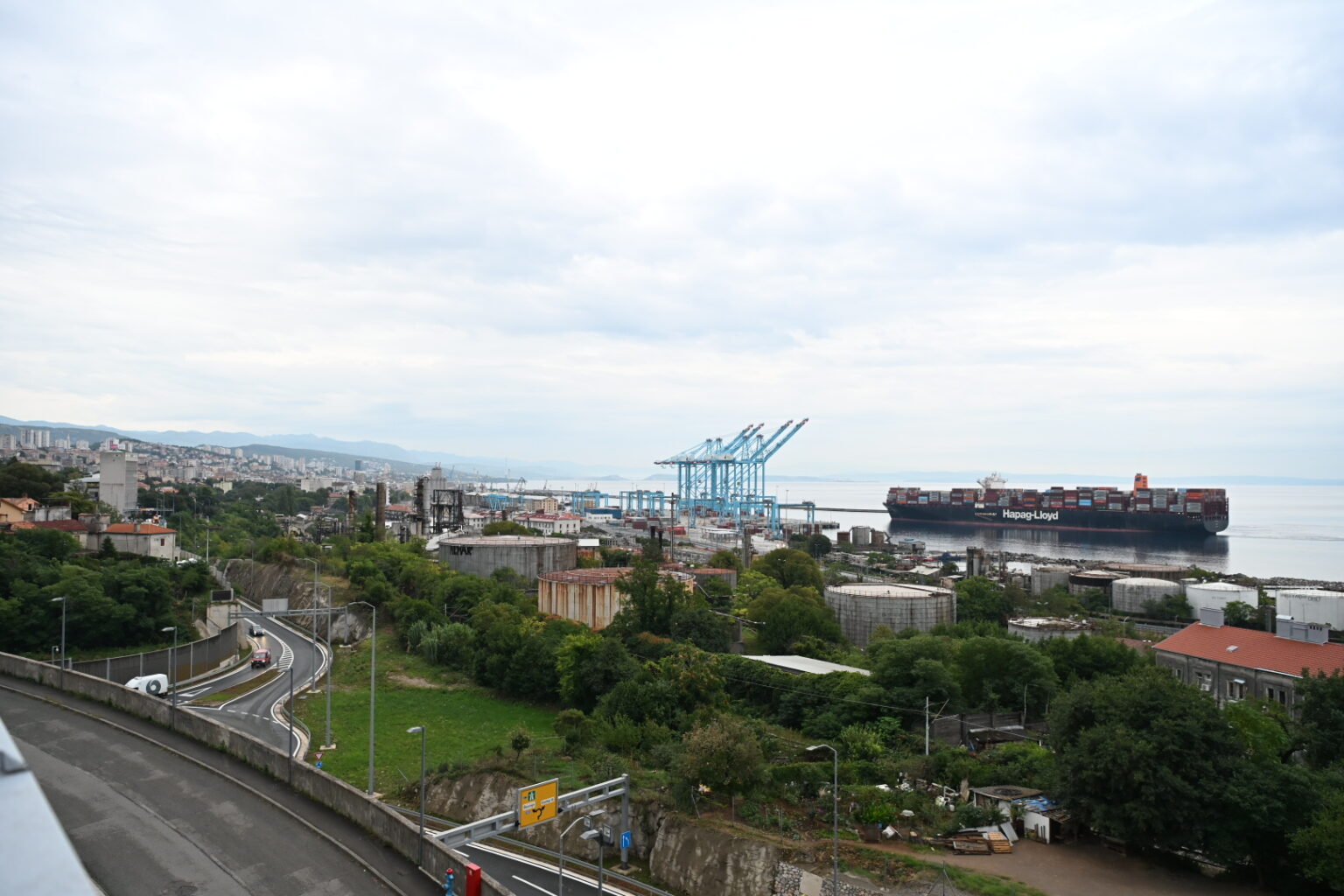 FOTO/VIDEO Veliki dan za Rijeku! Prvi brod s teretom stigao na ...