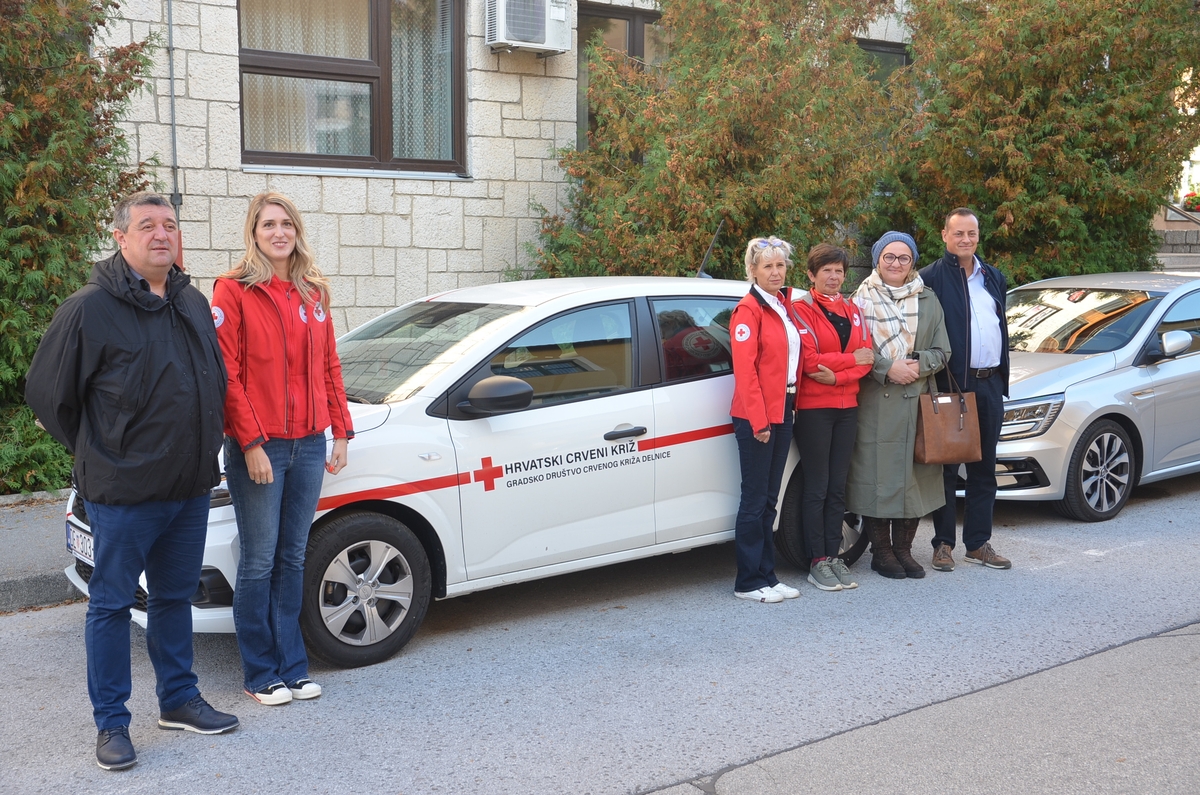 Crveni križ Delnice dobio novu Daciu Sandero - Novi list