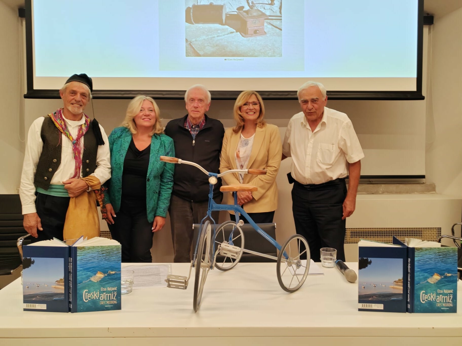 Elso Kuljanić predstavio knjigu poezije: doprinos očuvanju otočne baštine - Novi list