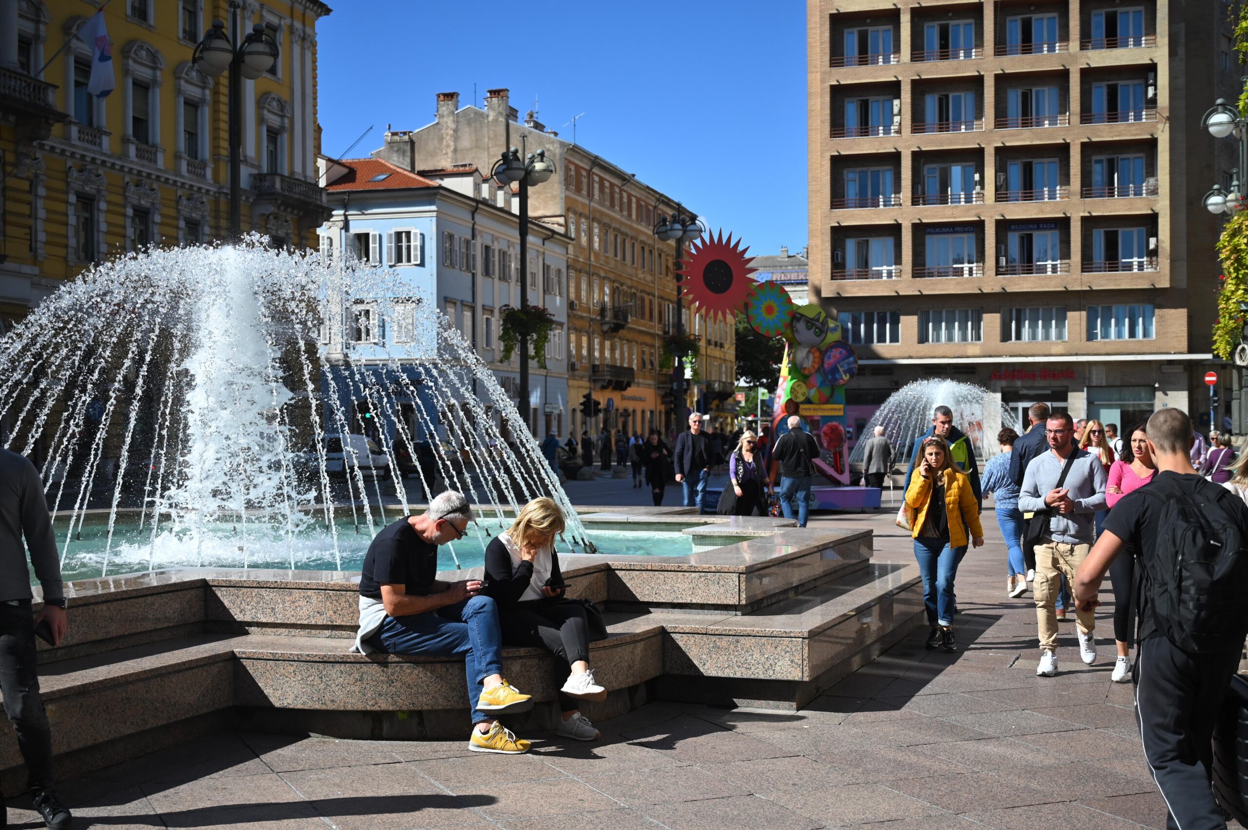 Riječke fontane u plavom povodom Međunarodnog dana disleksije - Novi list