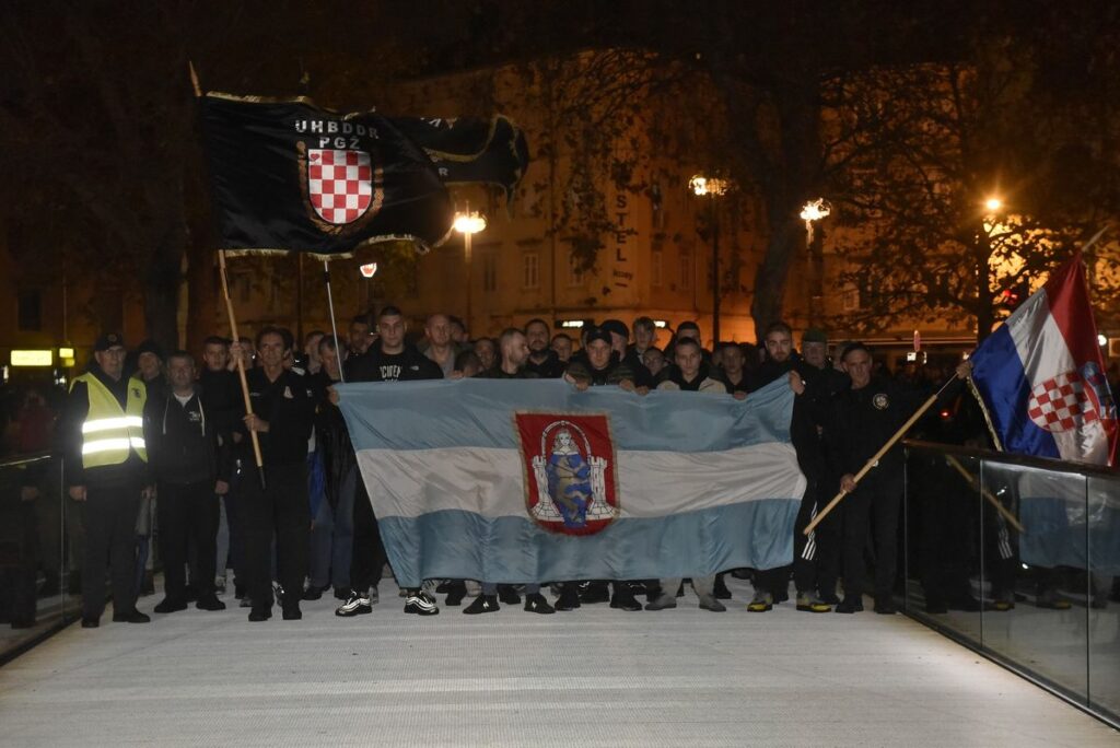 Riječki mimohod za Vukovar: Zapaljene simbolične 34 baklje, dogodio se ...
