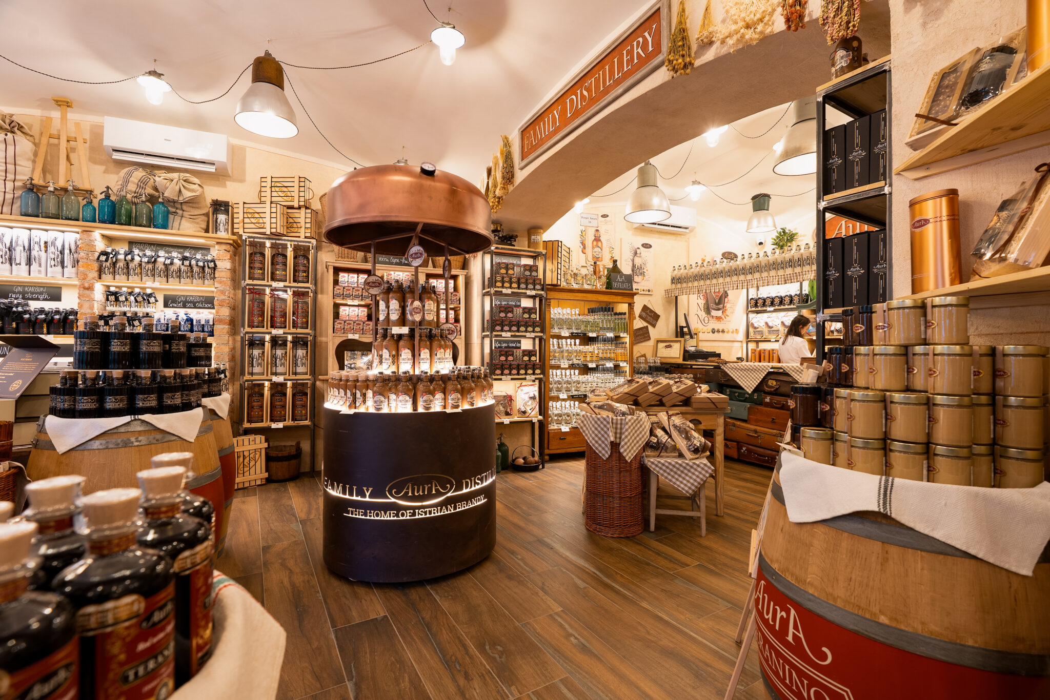 Destilerija Aura napokon u Zagrebu: Otvorena prva službena trgovina ...